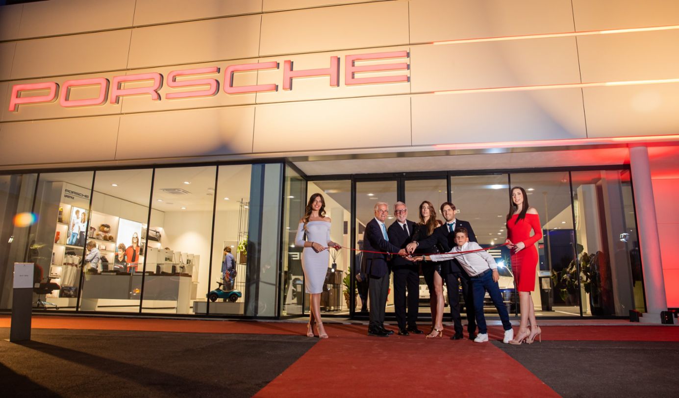 Inaugurato il nuovo Centro Porsche Palermo, il primo sull’isola con il ...