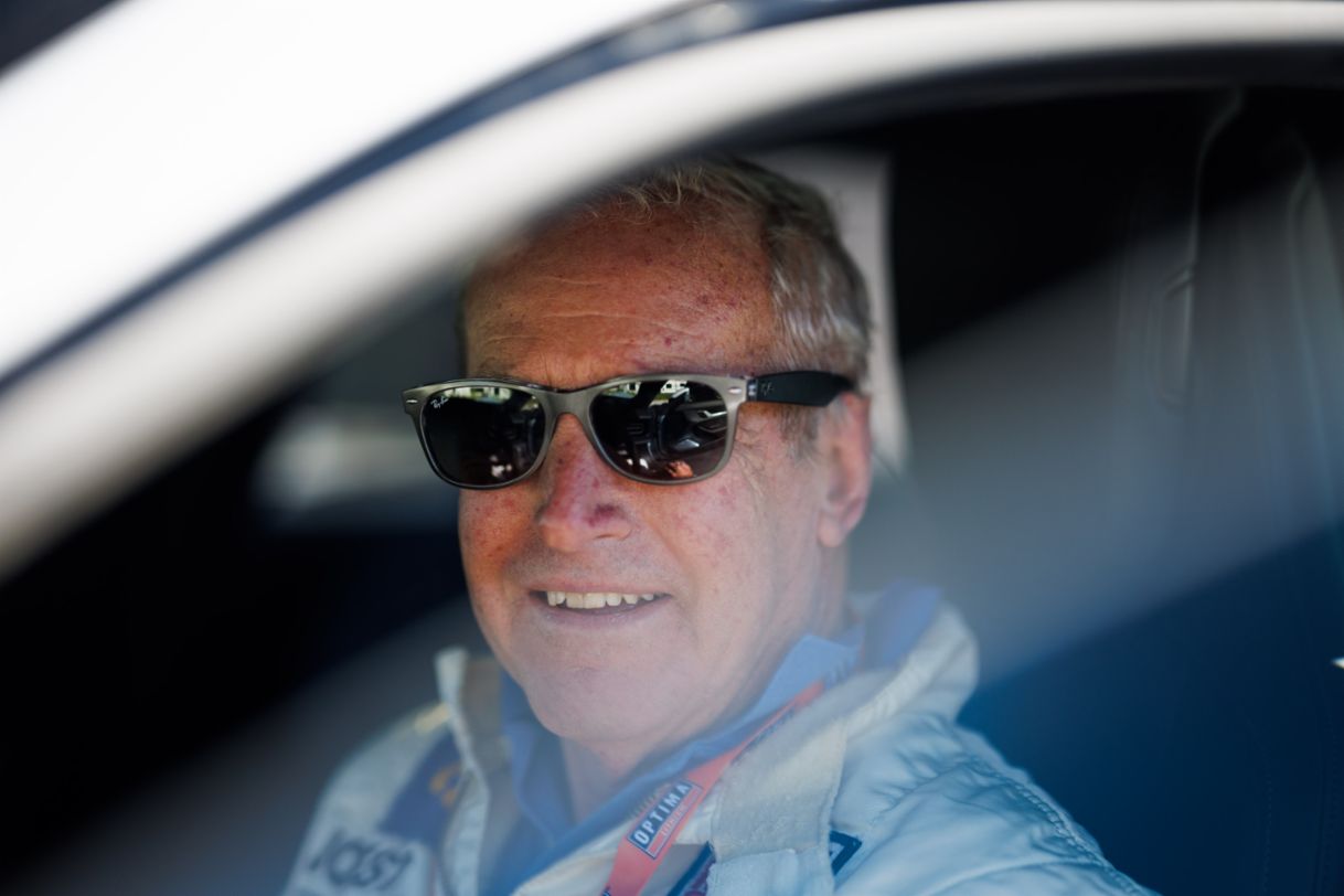 Hurley Haywood Takes the Taycan Turbo S Cross Turismo up Pikes Peak ...