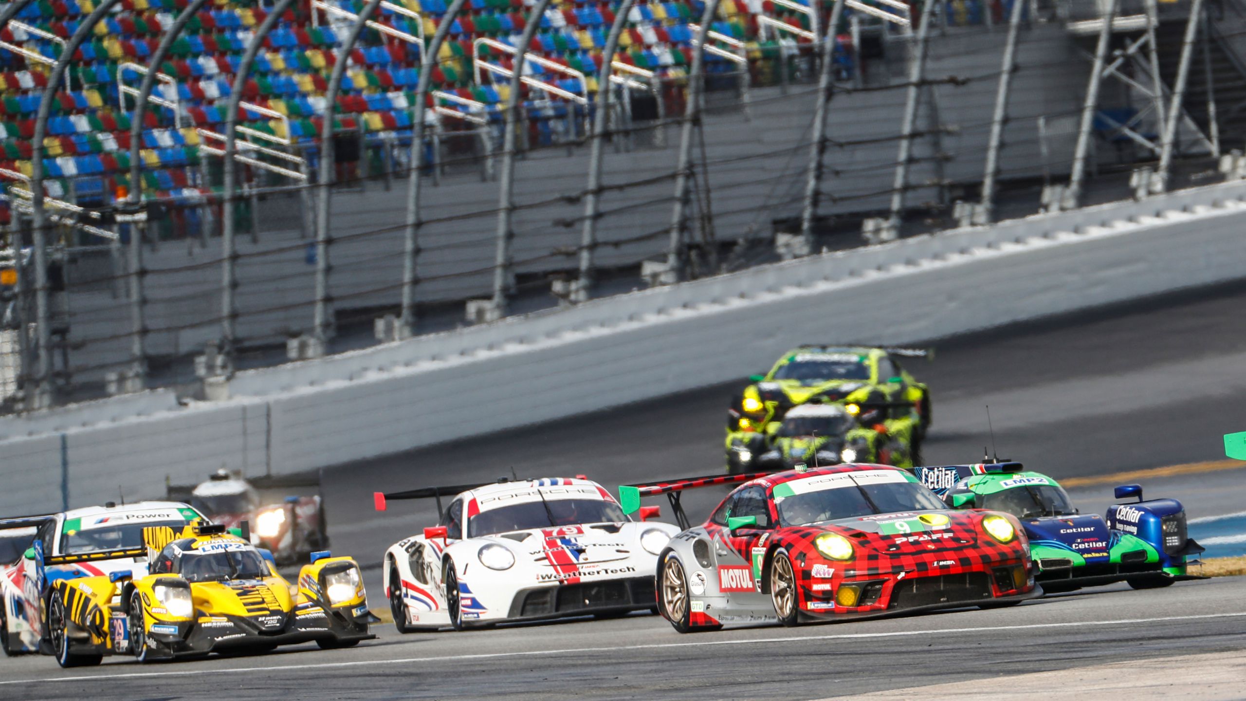 IMSA: Porsche customer teams achieve podium results in both GT classes