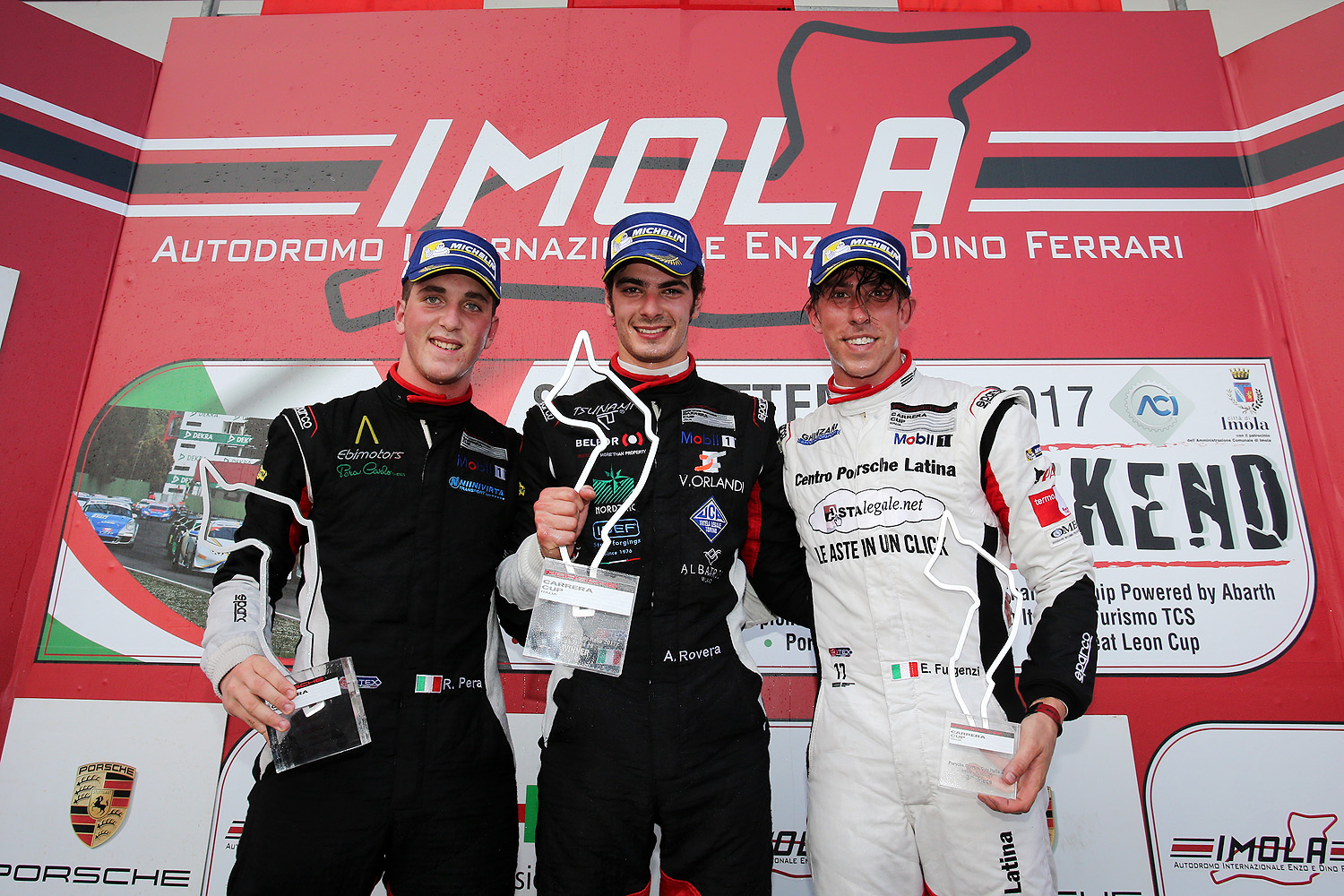 Rovera è imprendibile in gara 1 della Carrera Cup Italia a Imola, Pera ...