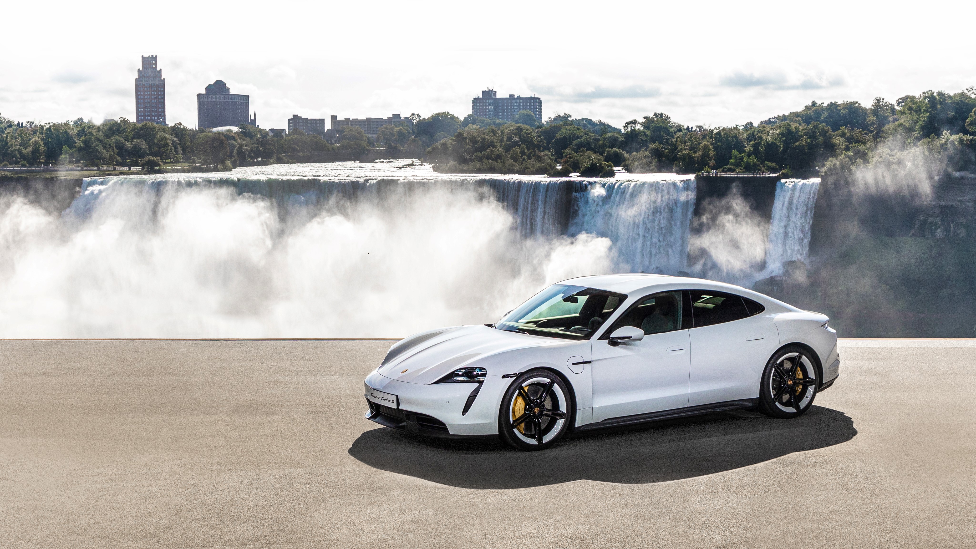 Cinco años del Taycan, el Porsche que inauguró una nueva era - Porsche ...