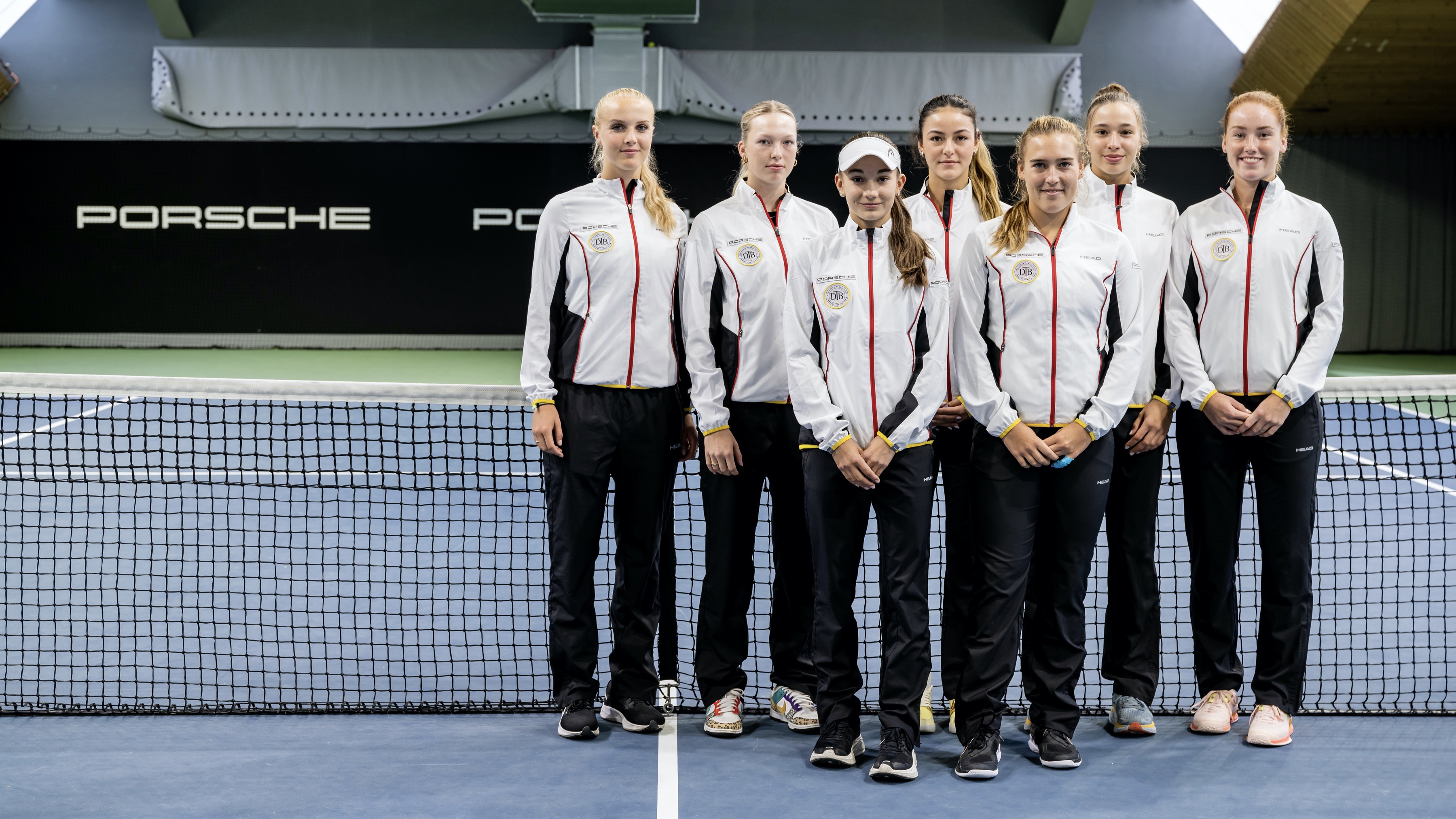 Porsche Junior Team zu Gast in der Porsche Exclusive Manufaktur ...