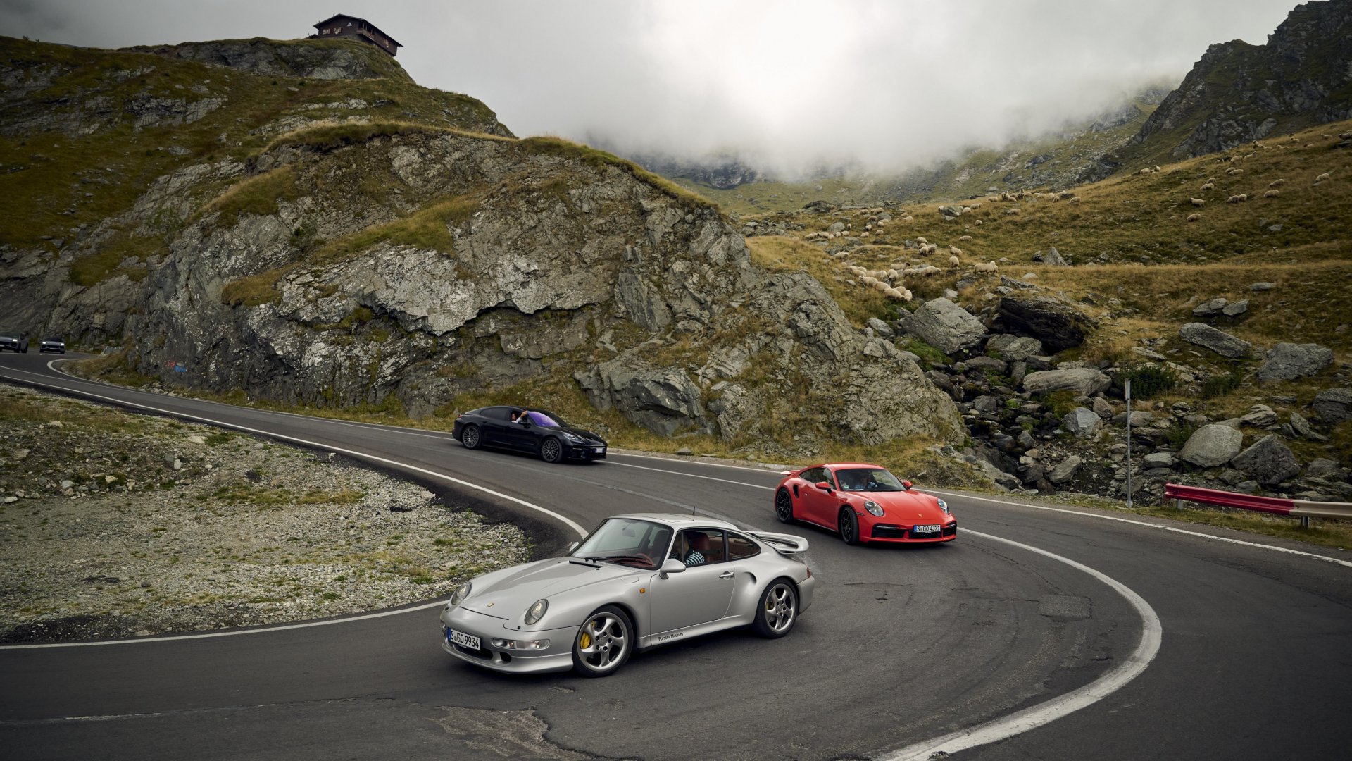 O dublă aniversare: Porsche Turbo și probabil cel mai bun drum de ...