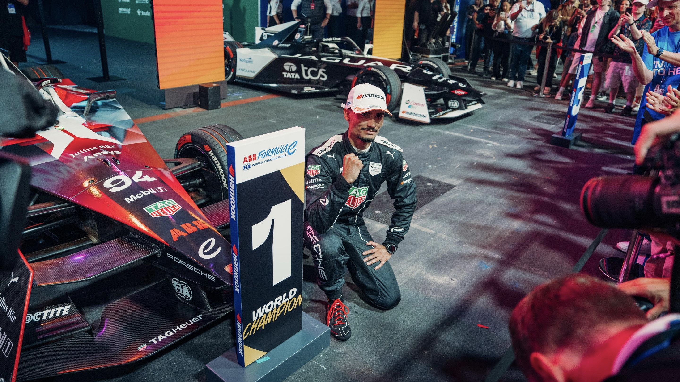 Formel-E-Weltmeister und Porsche-Werksfahrer Pascal Wehrlein im Porträt ...