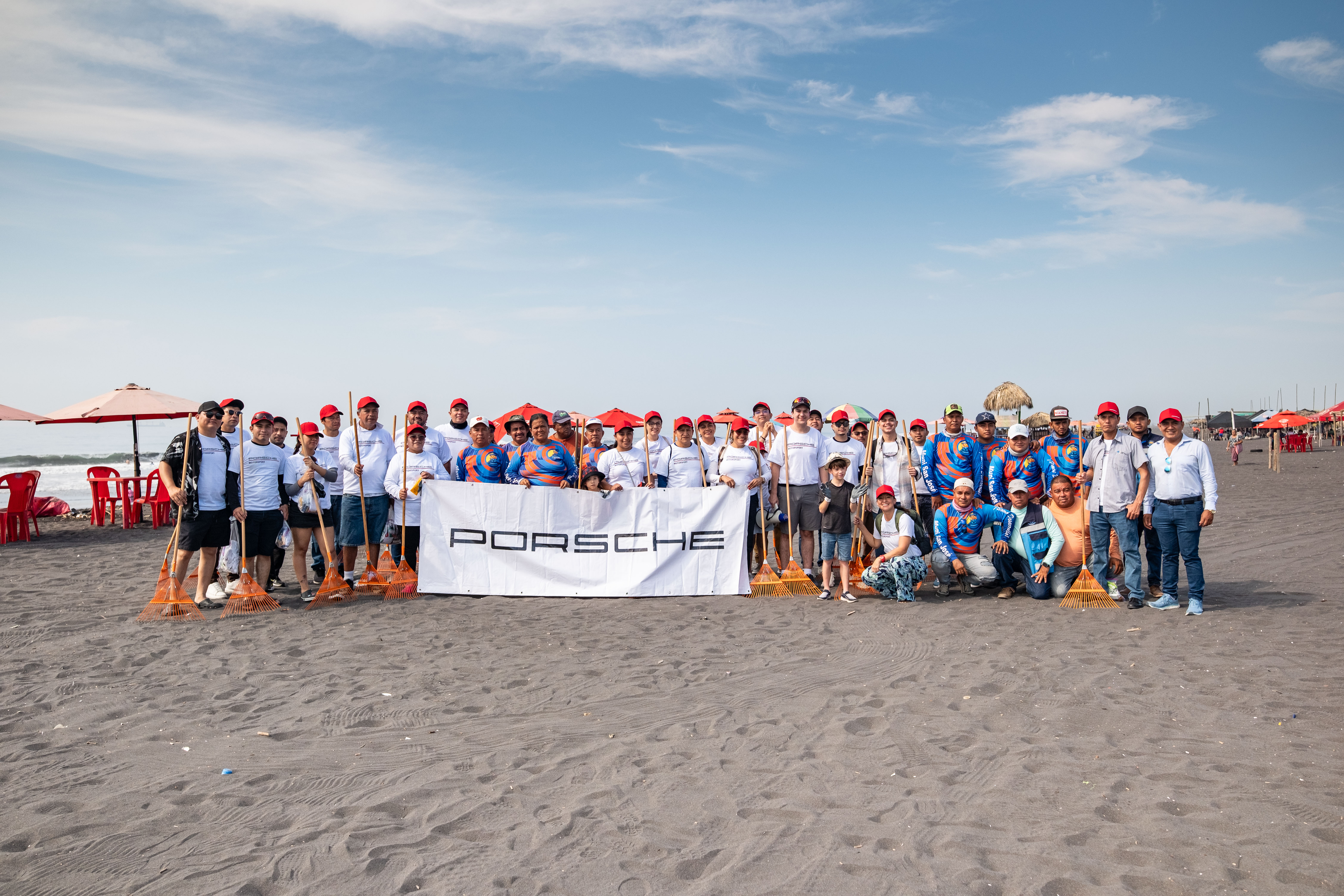 Grupo Los Tres, distribuidor exclusivo de Porsche en Guatemala, realiza ...