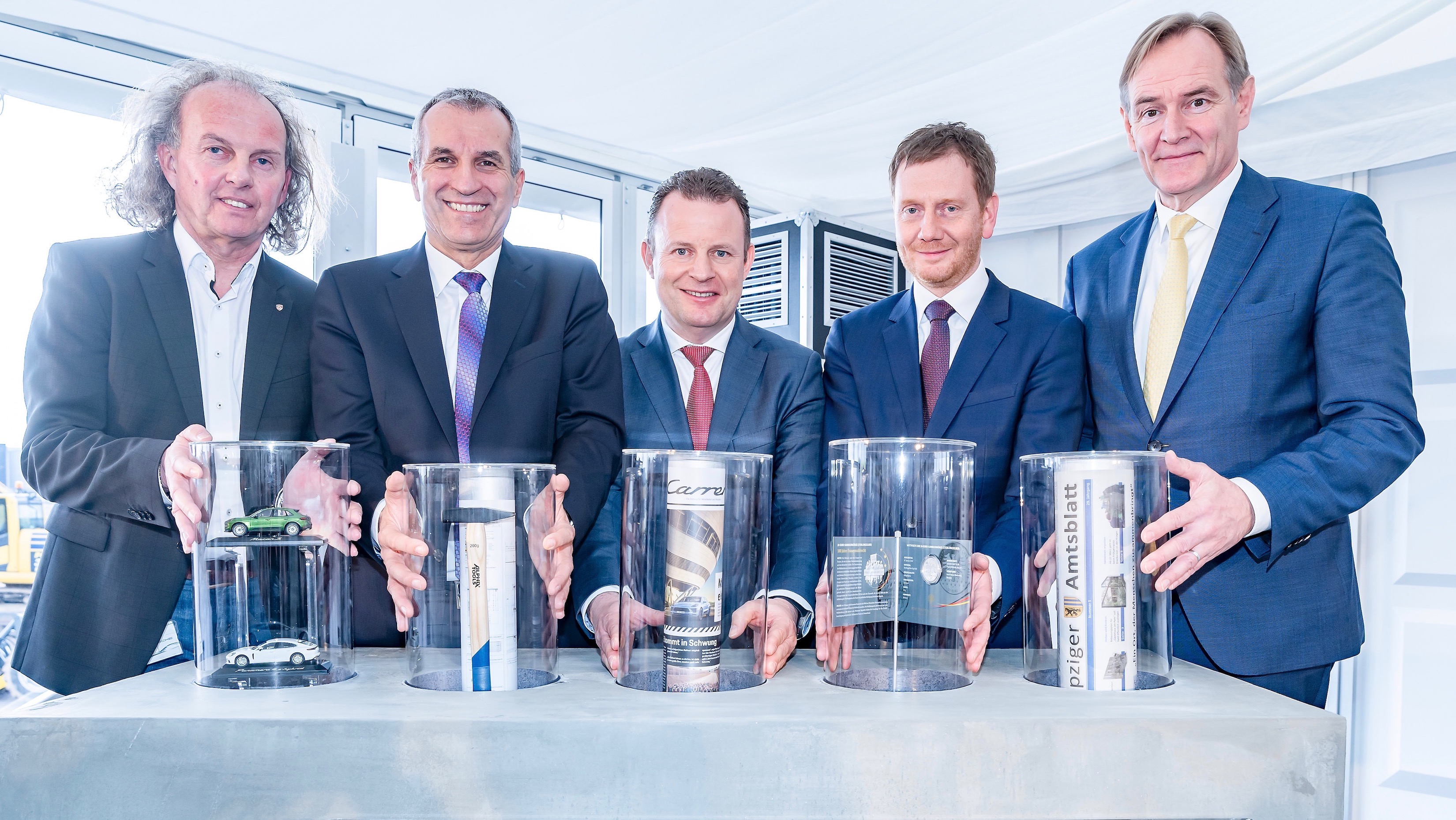 Porsche legt den Grundstein für weiteres Wachstum in Leipzig - Porsche ...