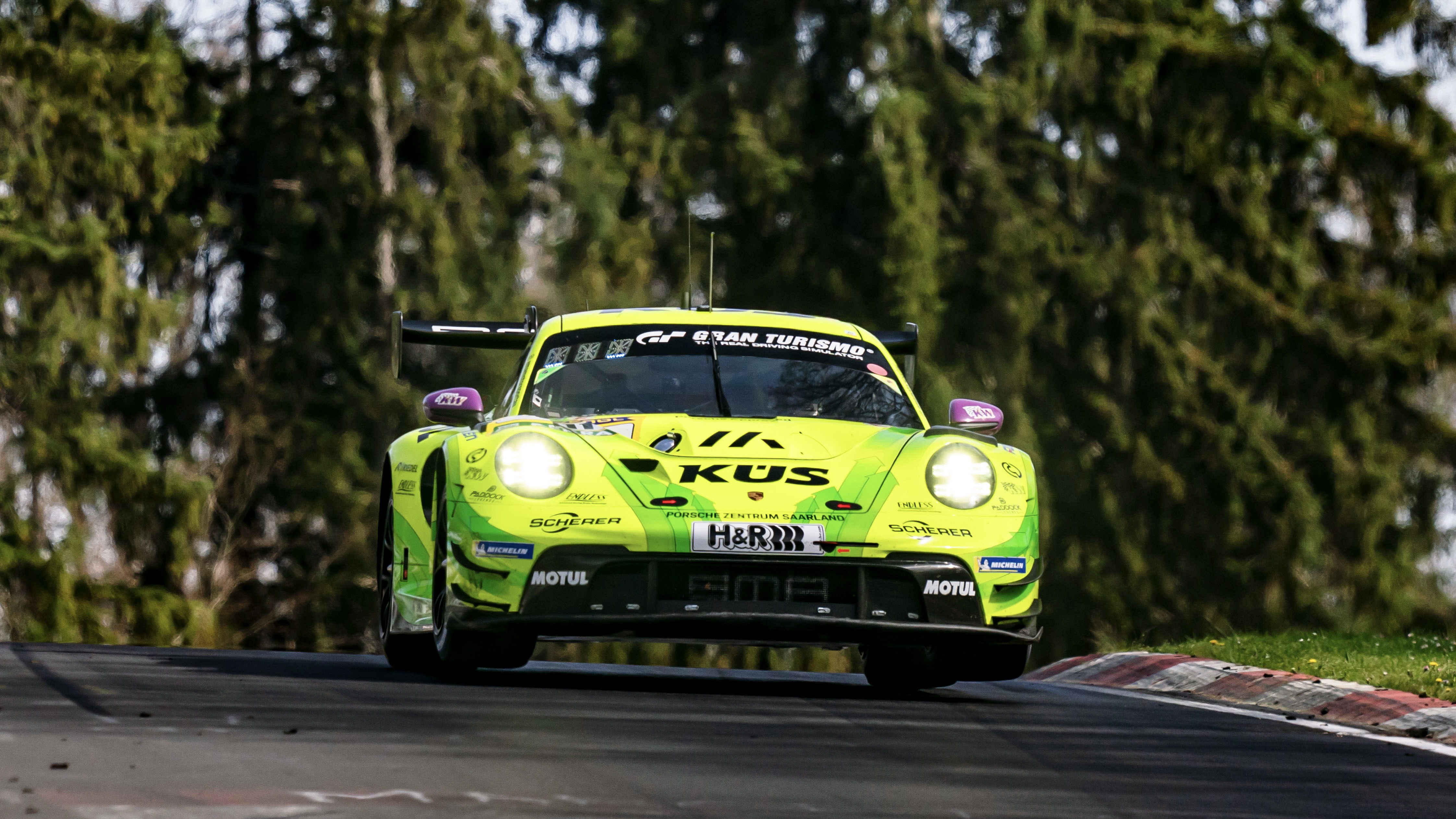 Six Porsche 911 GT3 R battle for overall victory on the Nordschleife ...