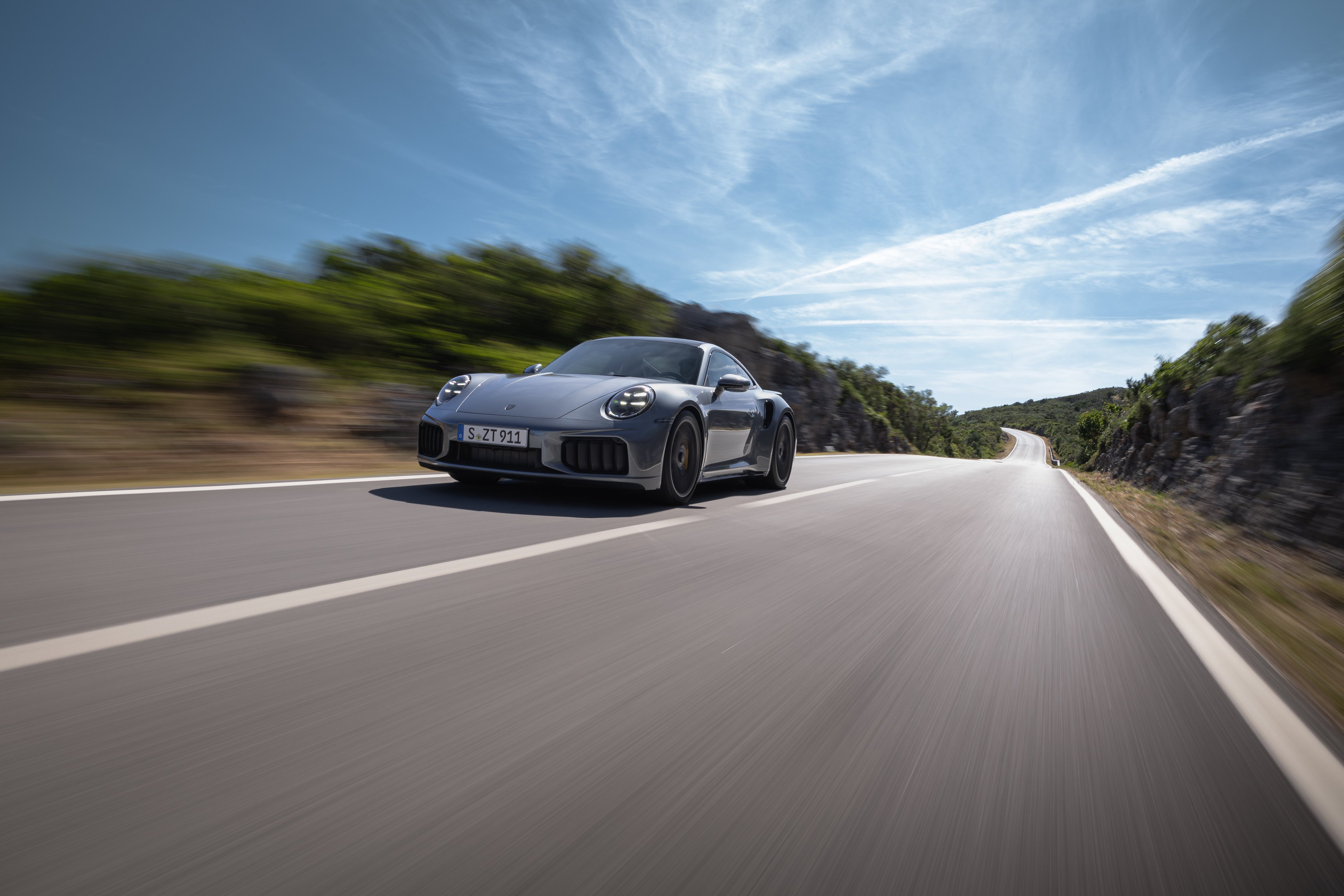 Noua sportivă cu performanțe 360: Porsche 911 Turbo S - Porsche Newsroom