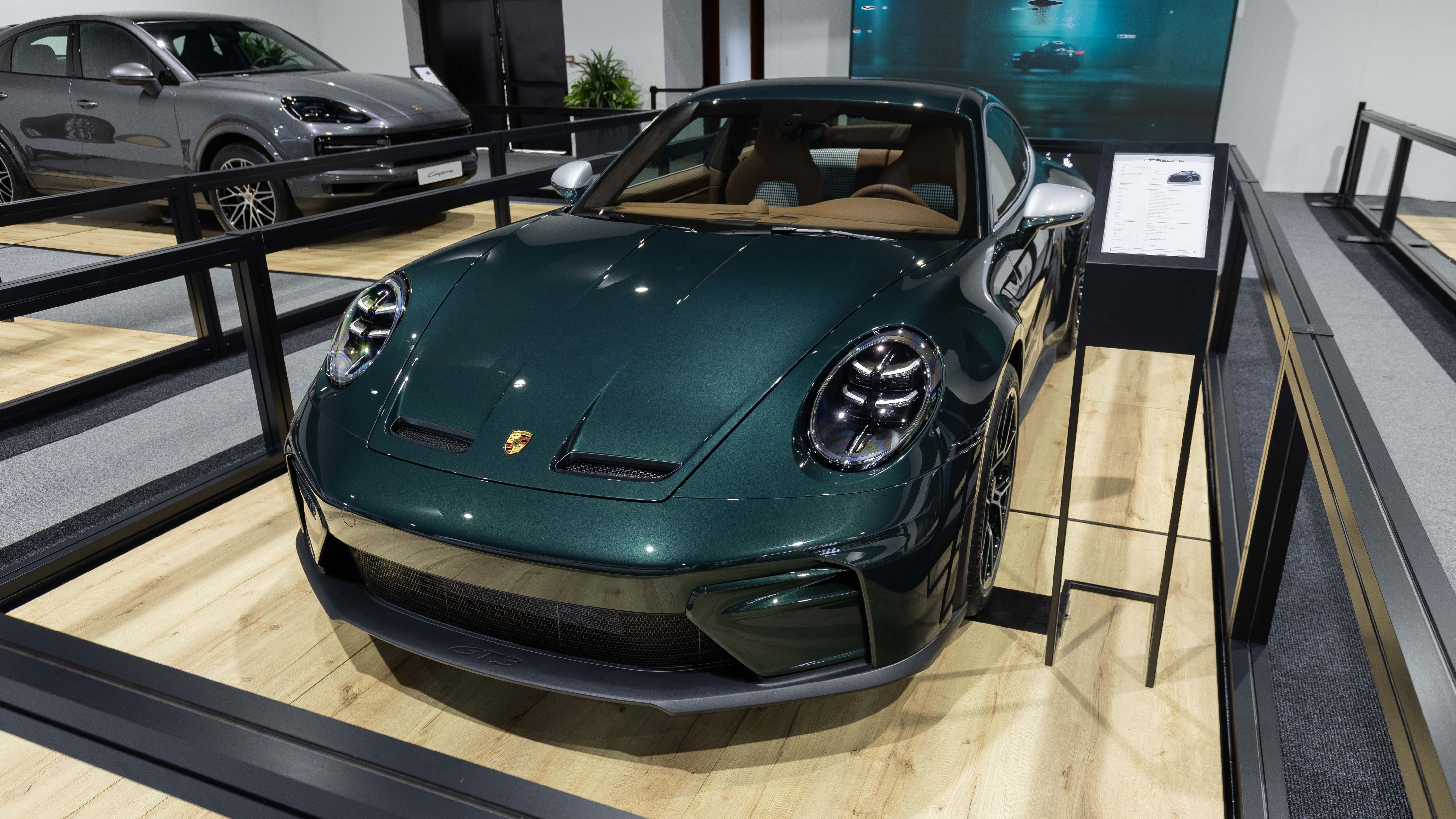 Porsche cautiva el Salón del Automóvil con un auto único inspirado en ...