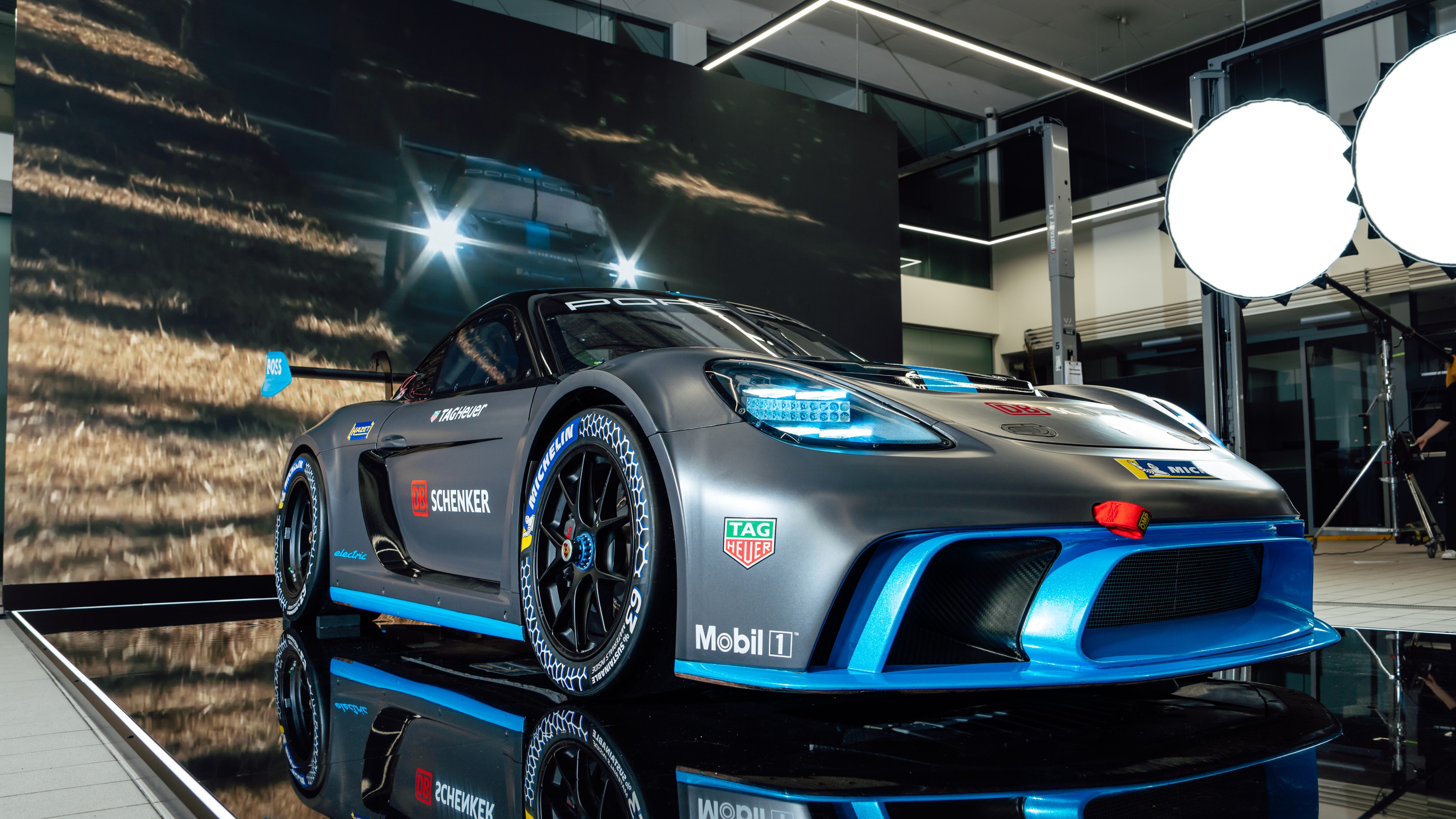 The Porsche GT4 e-Performance electrifies in Sydney - Porsche Newsroom AUS