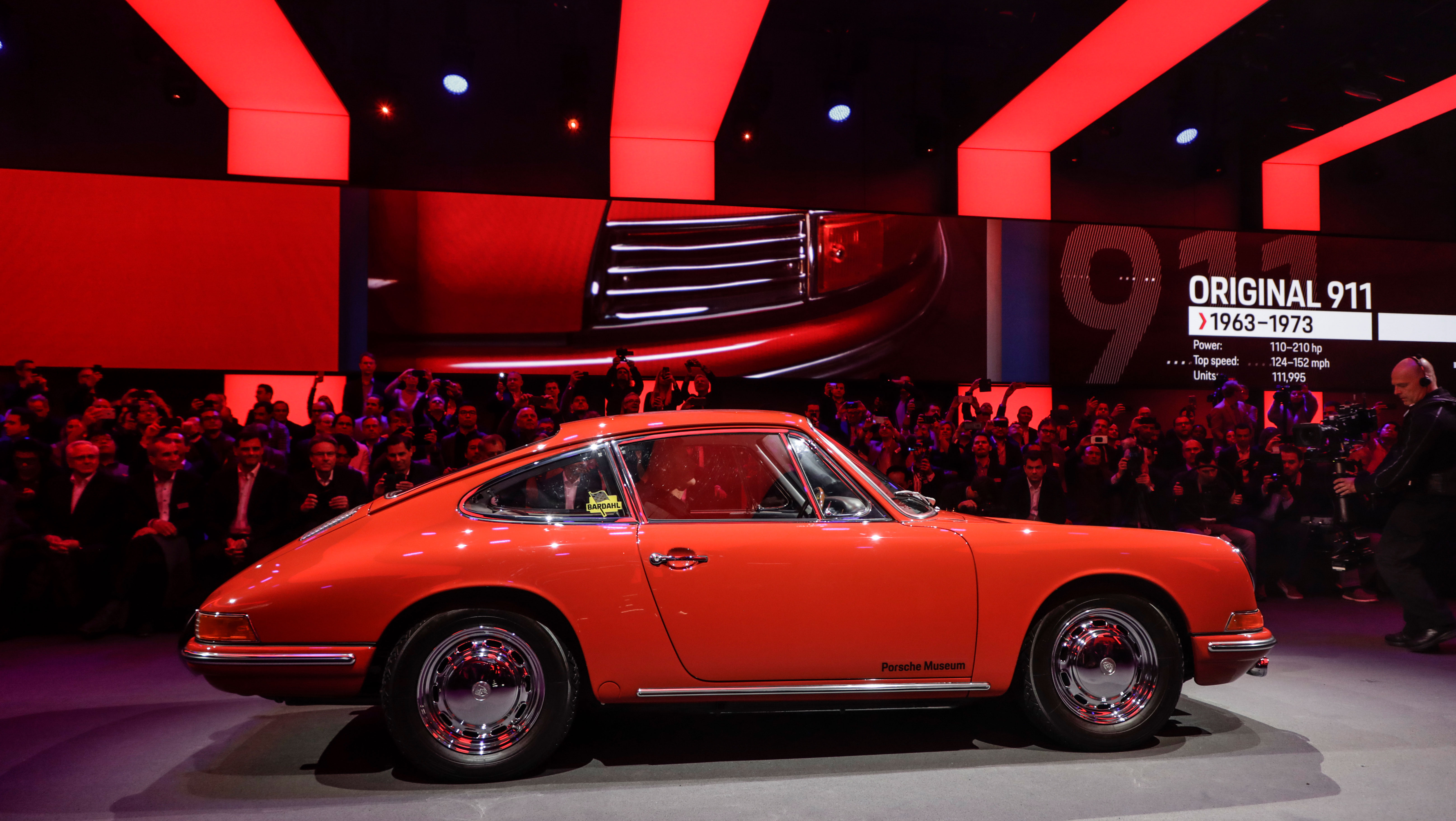 The new Porsche 911 – a design icon and high-tech sports car - Porsche ...