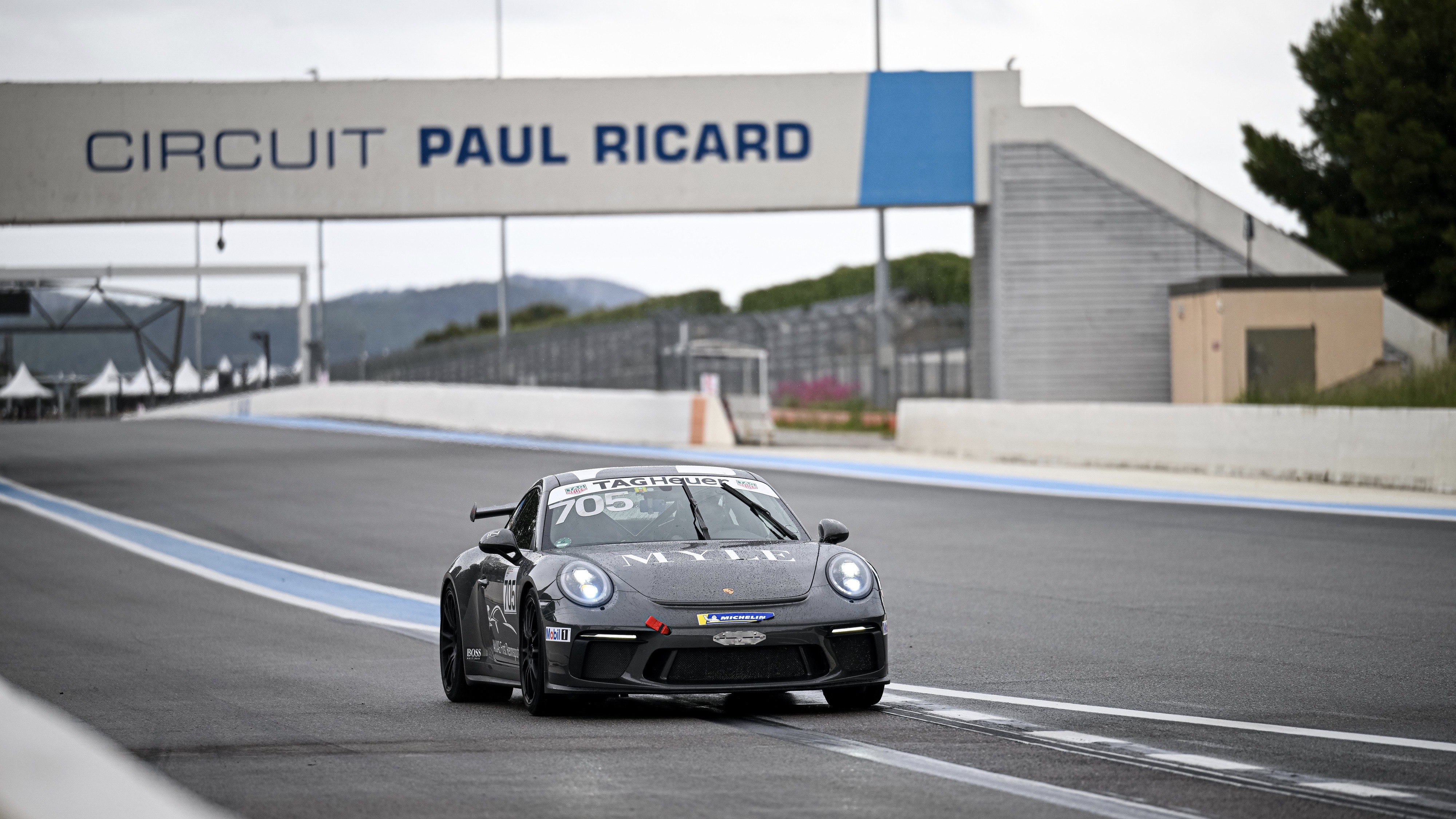 Le pilote parrainé Johannes Kapfinger remporte les deux courses ...