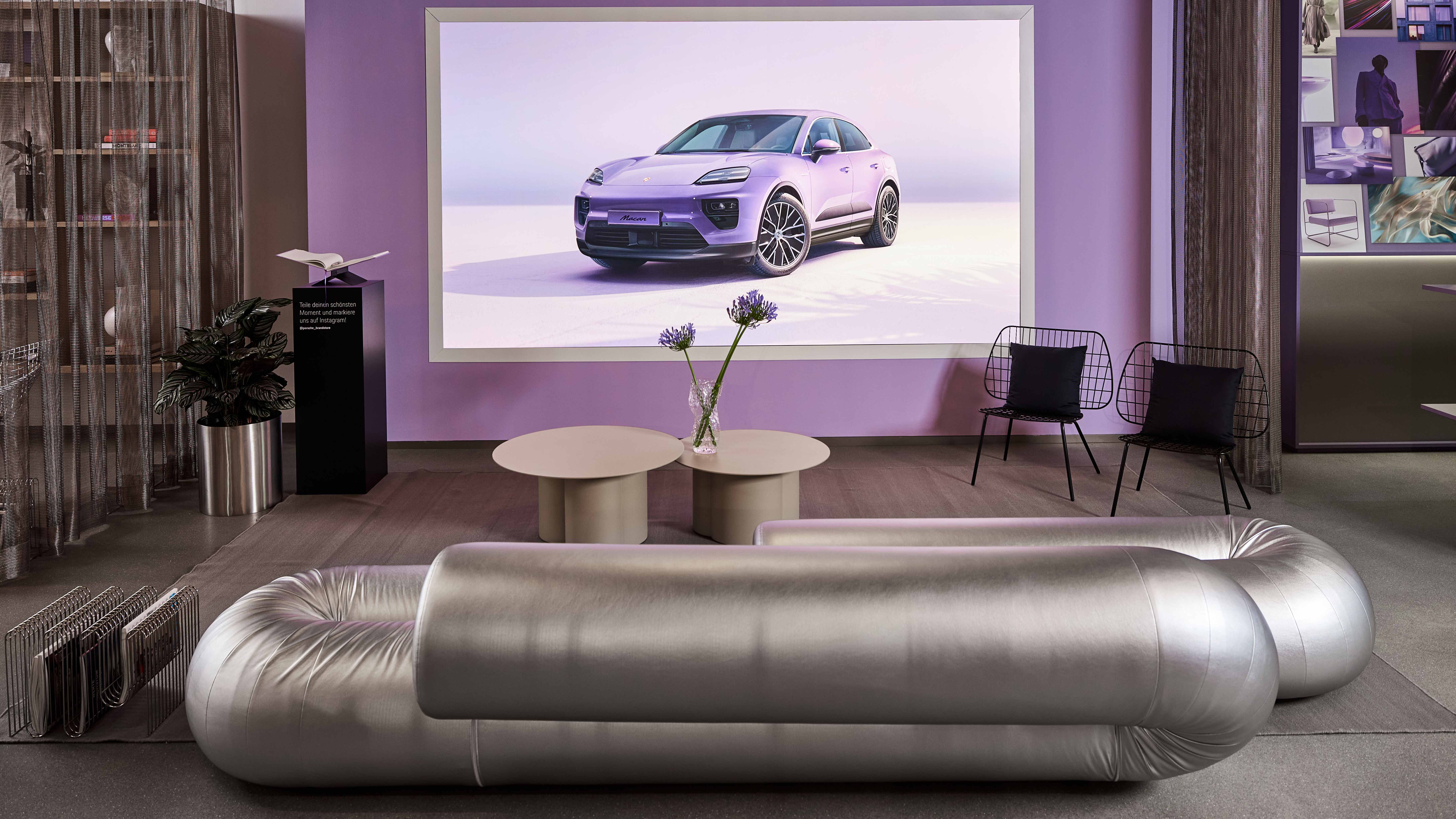 Porsche Brand Store in Stuttgart startet mit neuer Themenwelt „Catch ...
