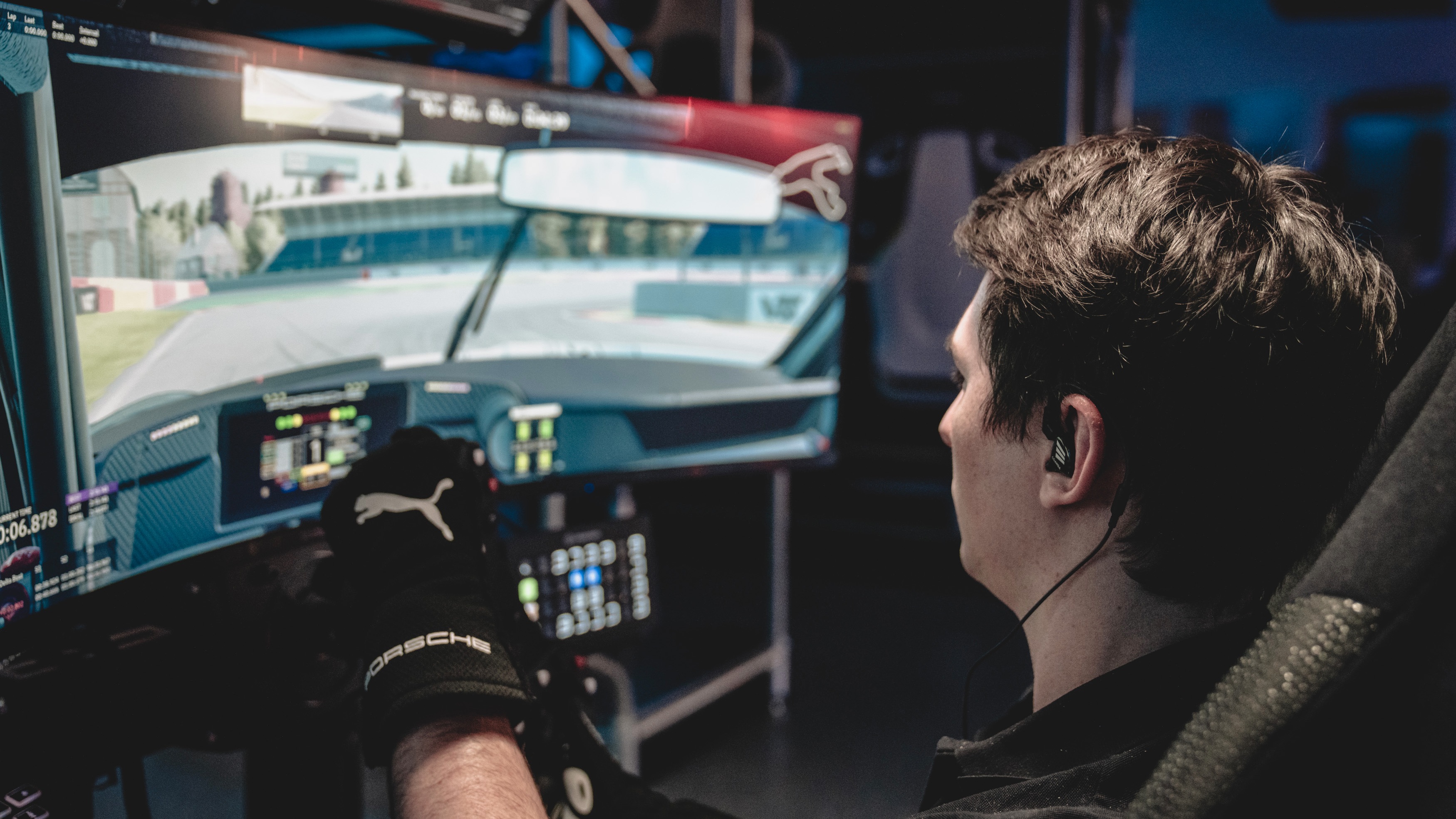 Joshua Rogers progresses to second in the ESL R1 sim racing series ...