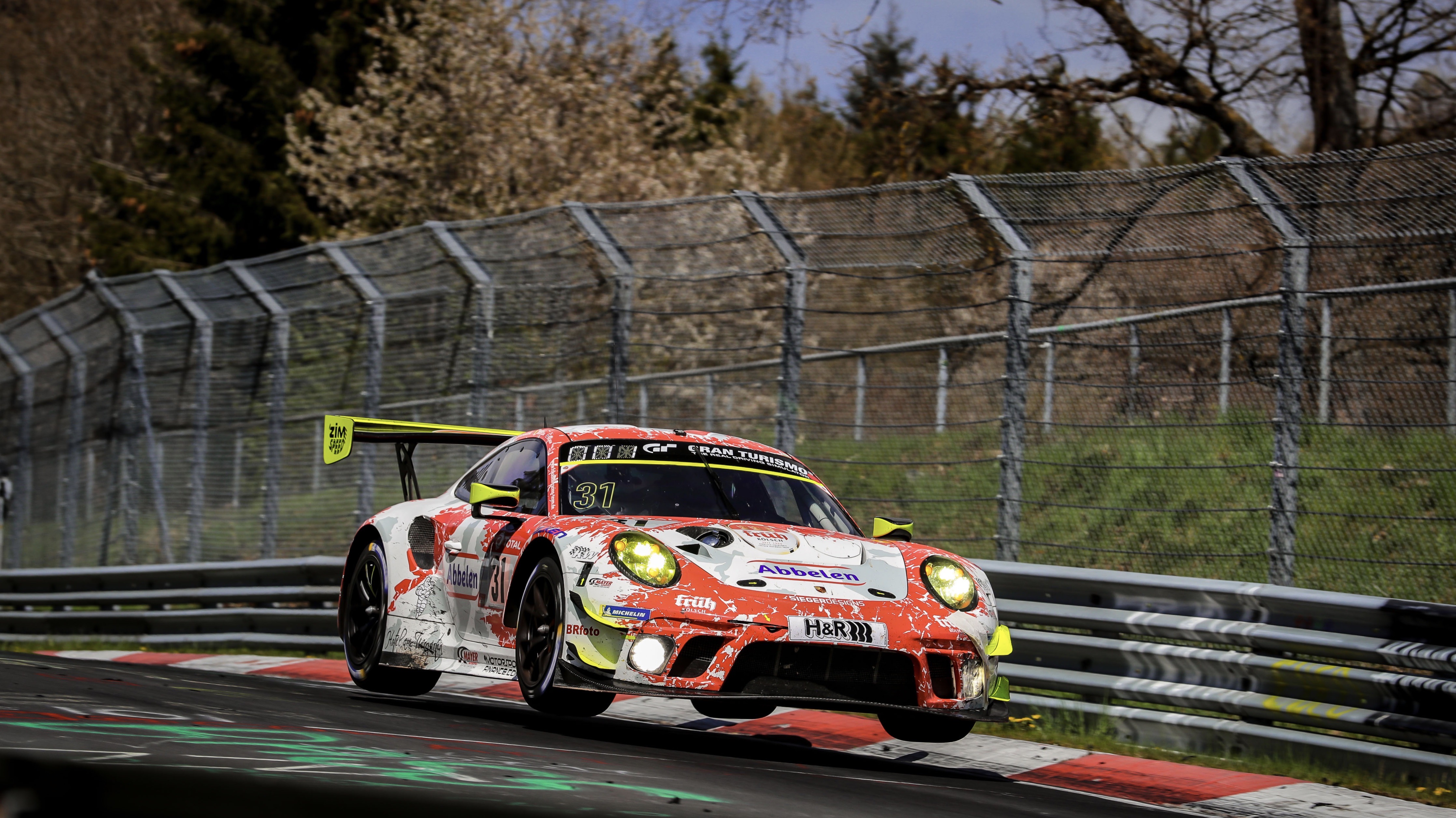 Key factors for a heavenly lap in the “Green Hell” - Porsche Newsroom