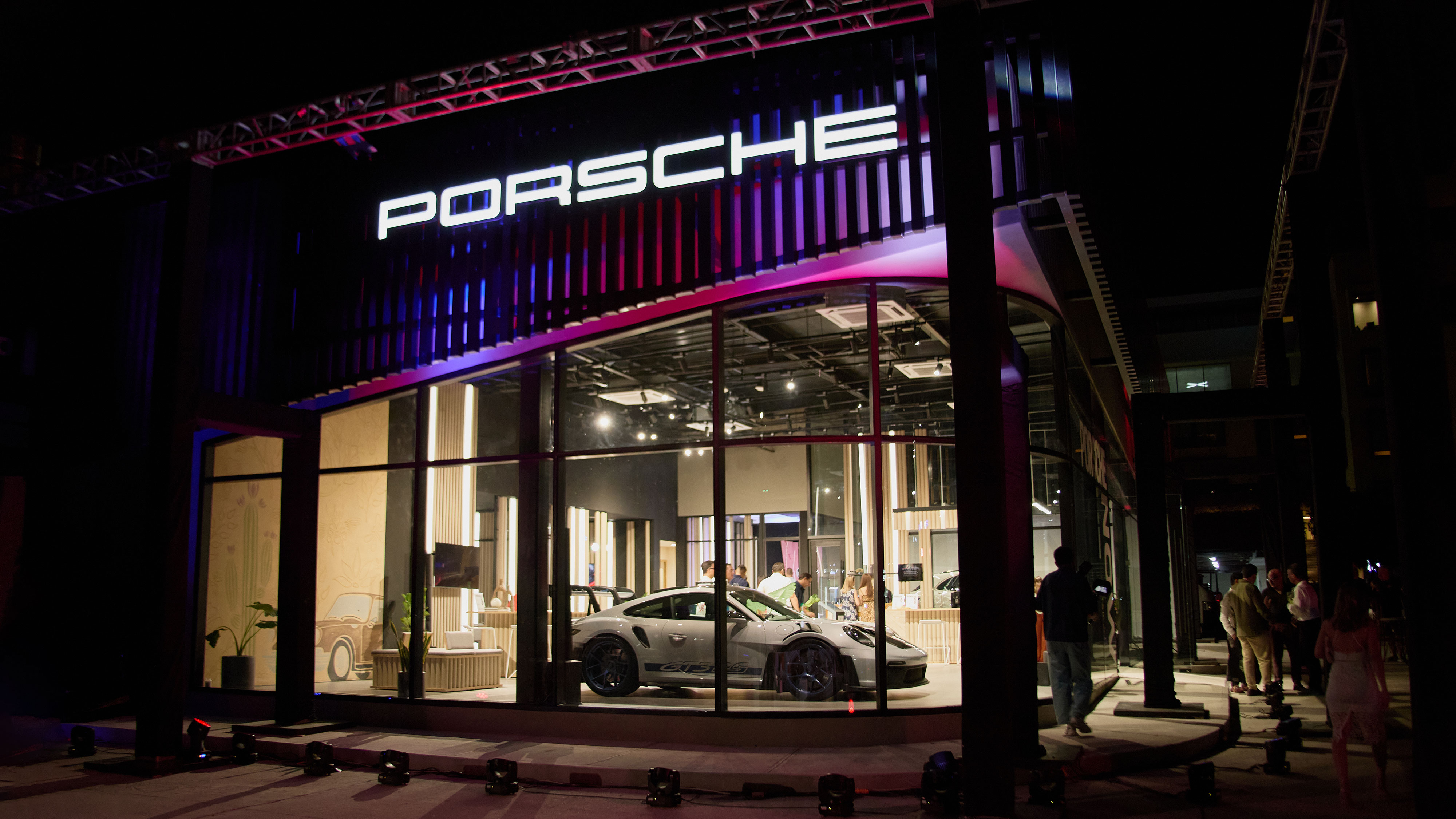 Porsche de México refuerza su vínculo con clientes con la apertura de ...