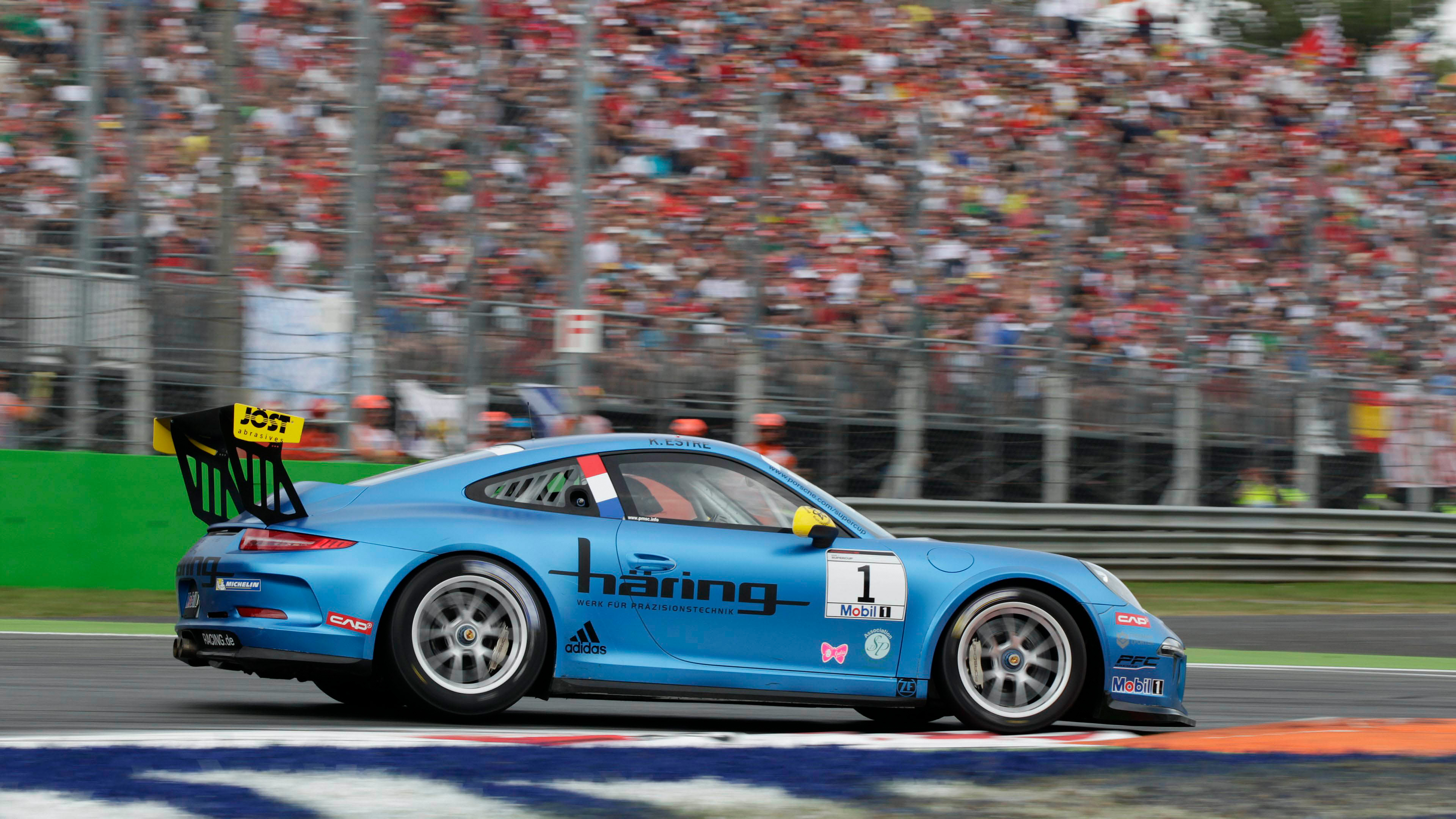 5,000th Cup 911 features in the Porsche Supercup as the VIP car ...