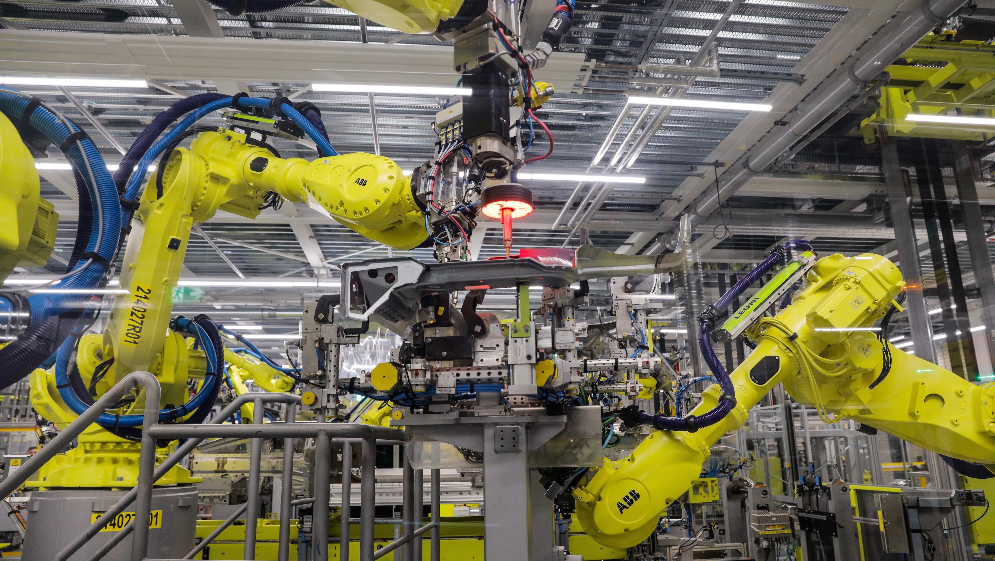 “There is certainly nothing routine about 911 production” - Porsche ...