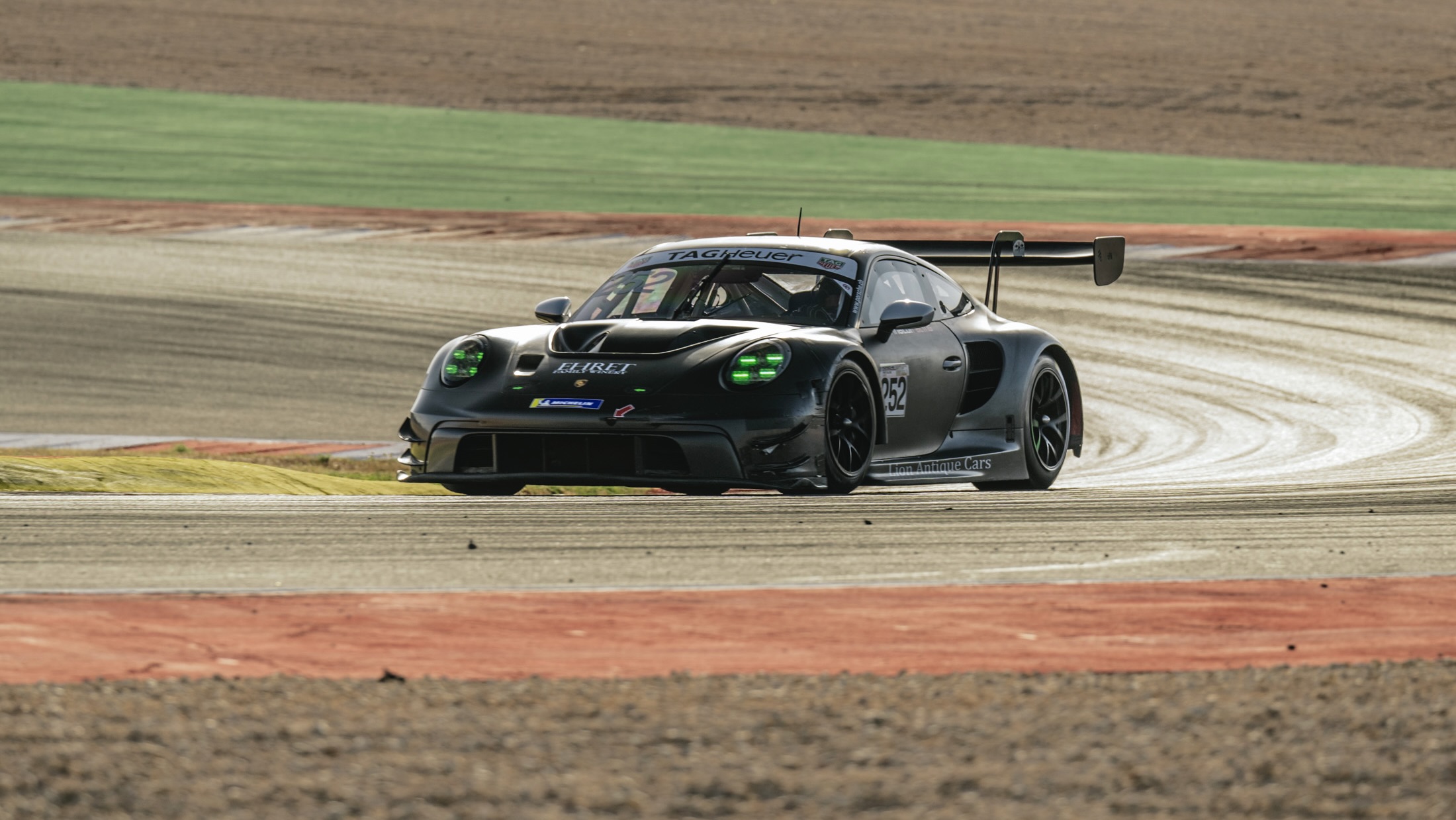 Felix Hirsiger dominiert den GT3 Cup auch an der Algarve - Porsche ...