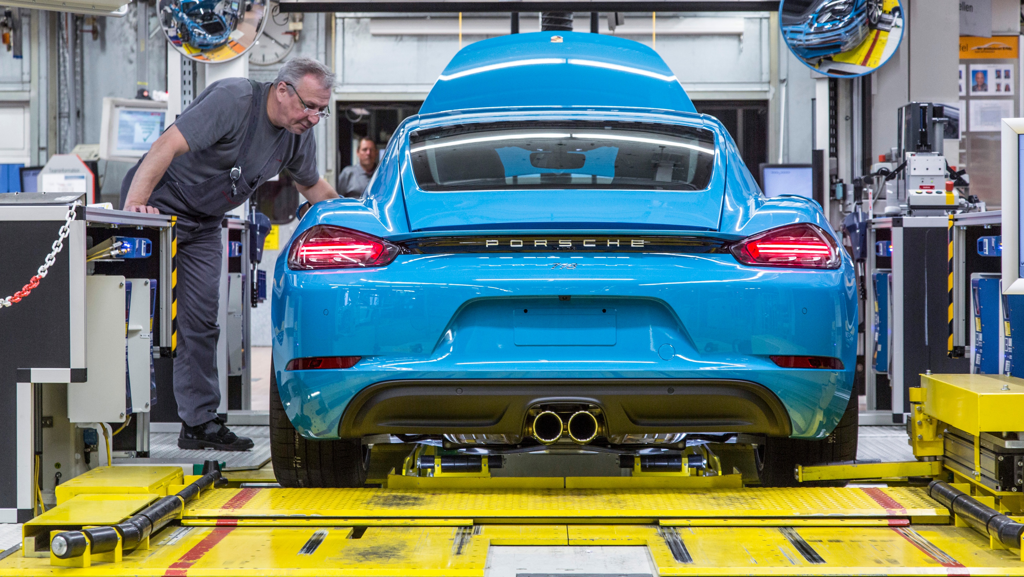 Production launch Porsche 718 Cayman - Porsche Newsroom