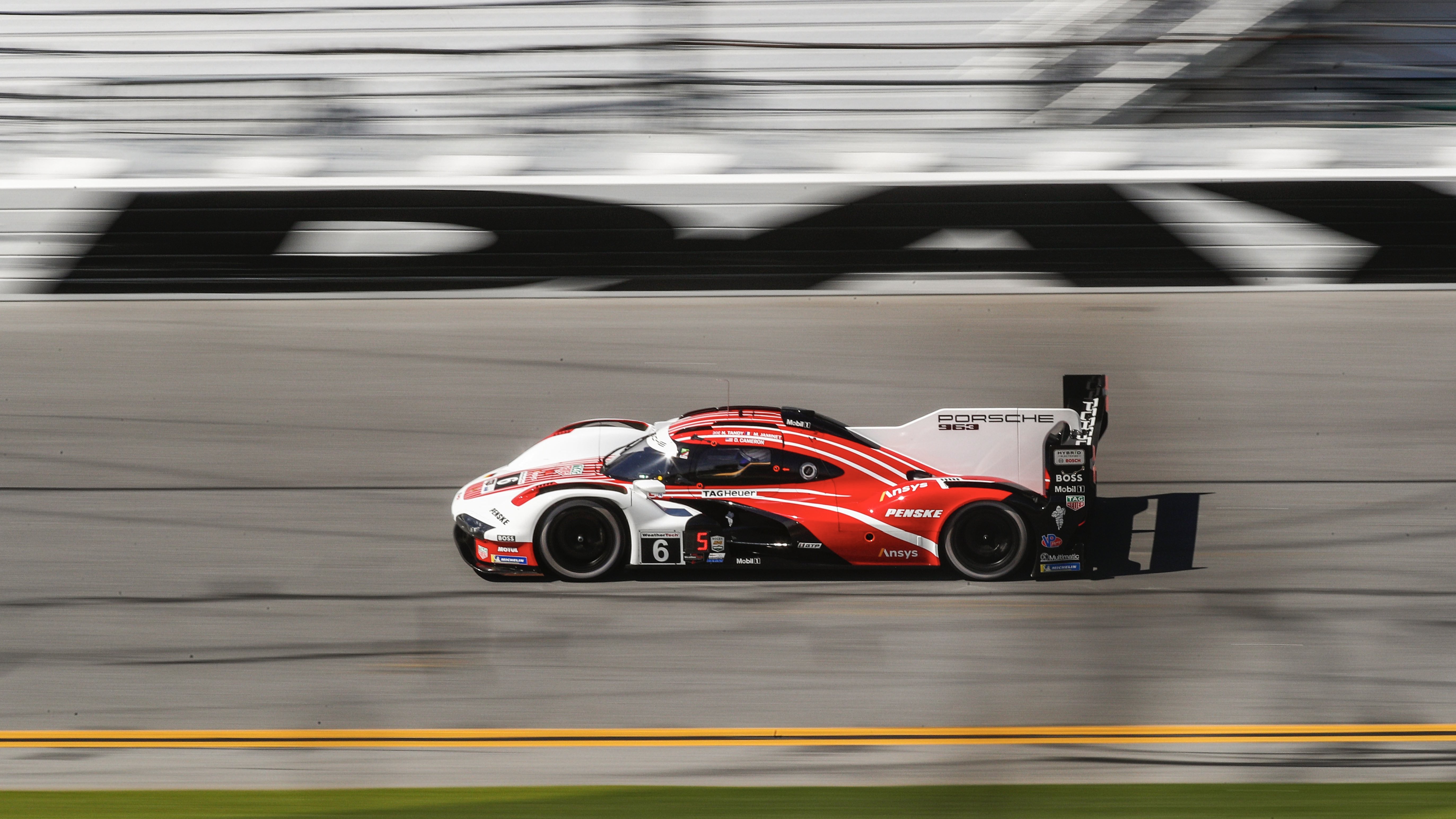 Nine Porsche racing cars tackle the 24 Hours of Daytona - Porsche ...