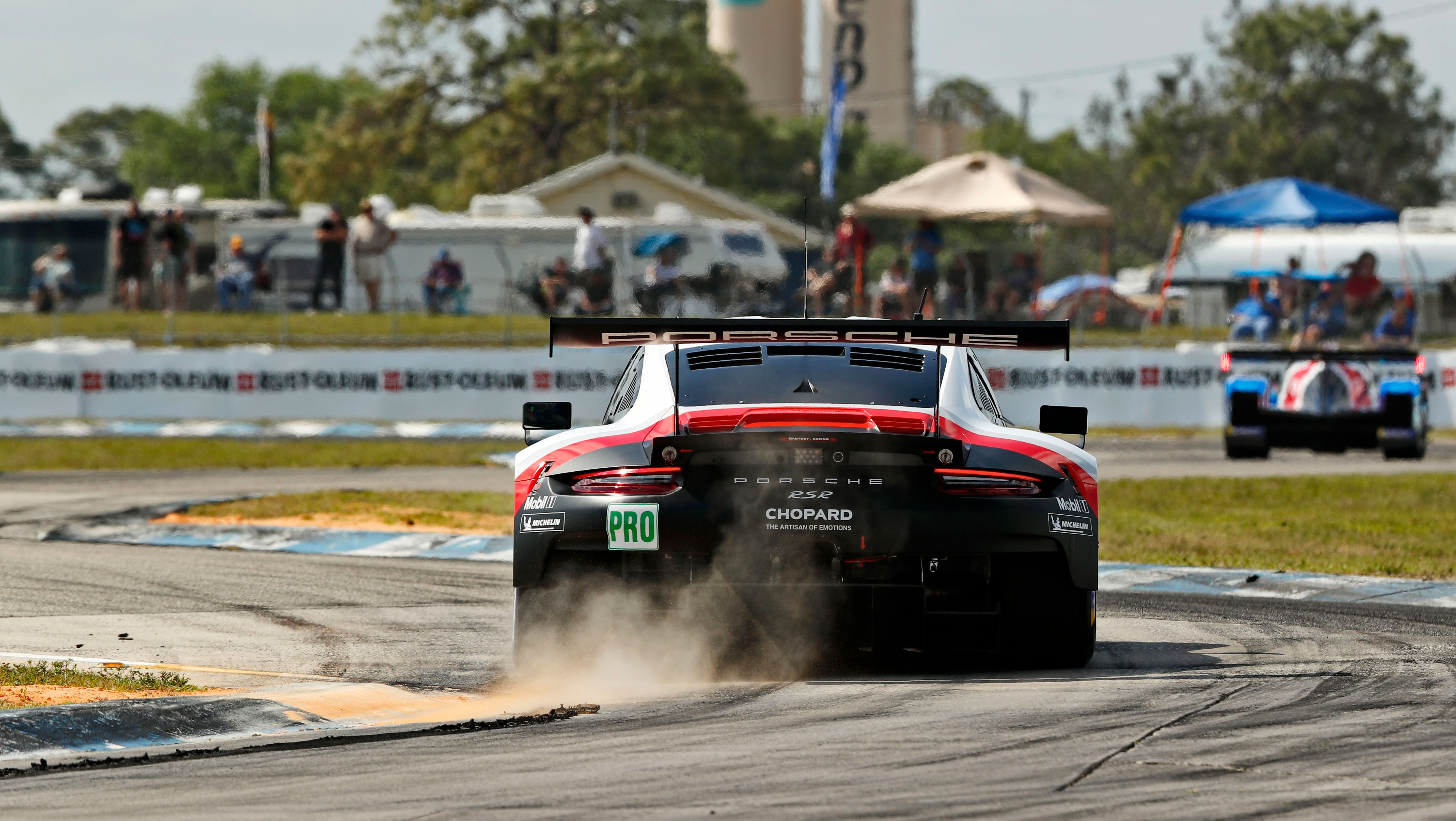 Like Le Mans – but in the USA: Major endurance test for Porsche at ...