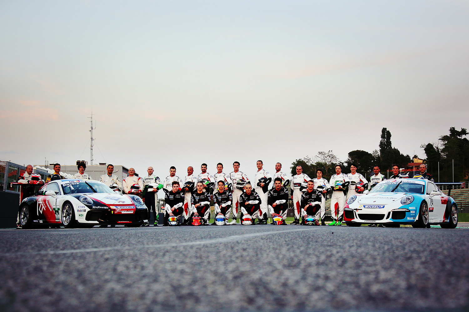 Porsche Carrera Cup Italia, Mosca vince una combattutissima gara 1 a ...