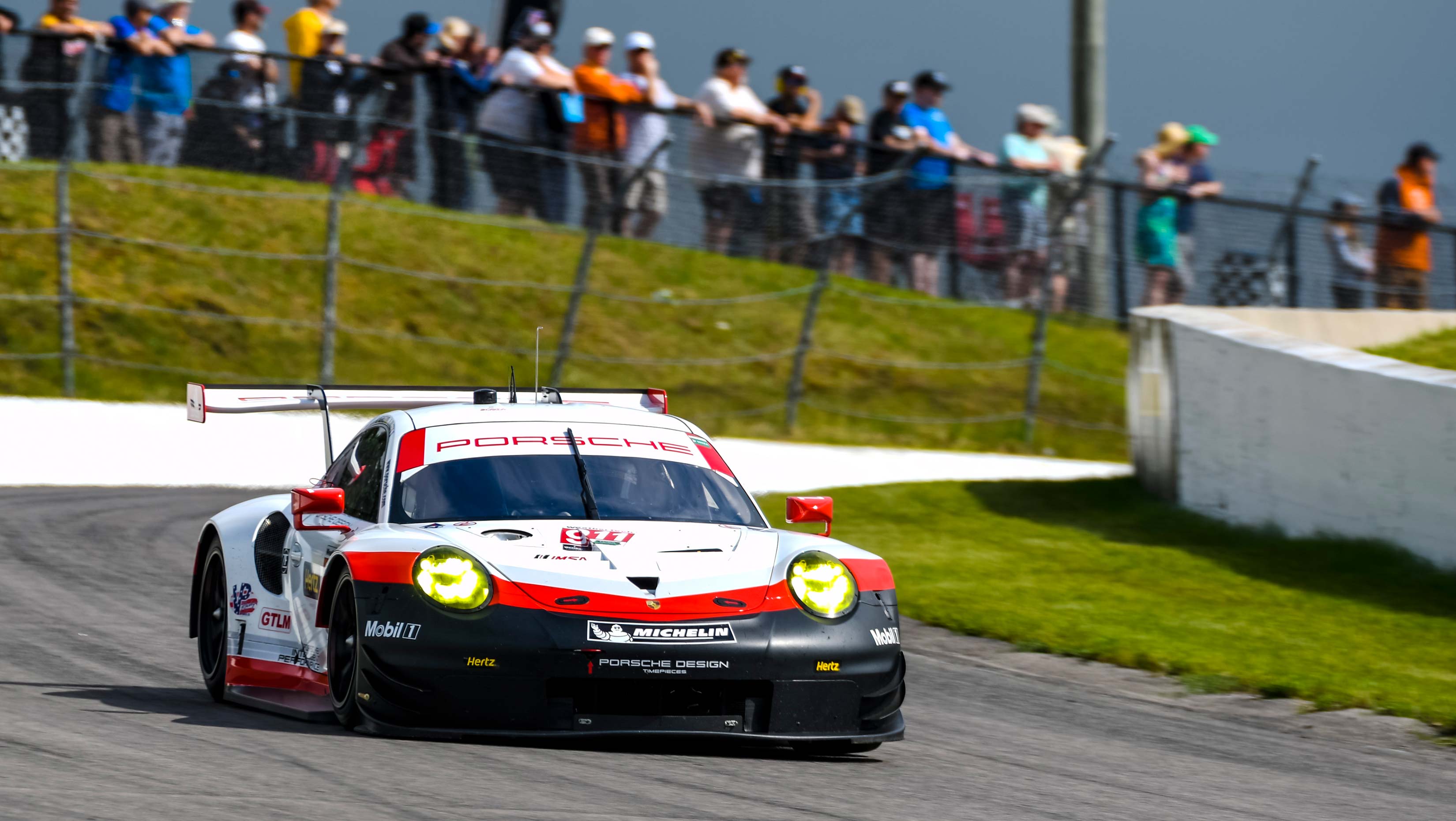 IMSA: First pole position for the new 911 RSR - Porsche Newsroom