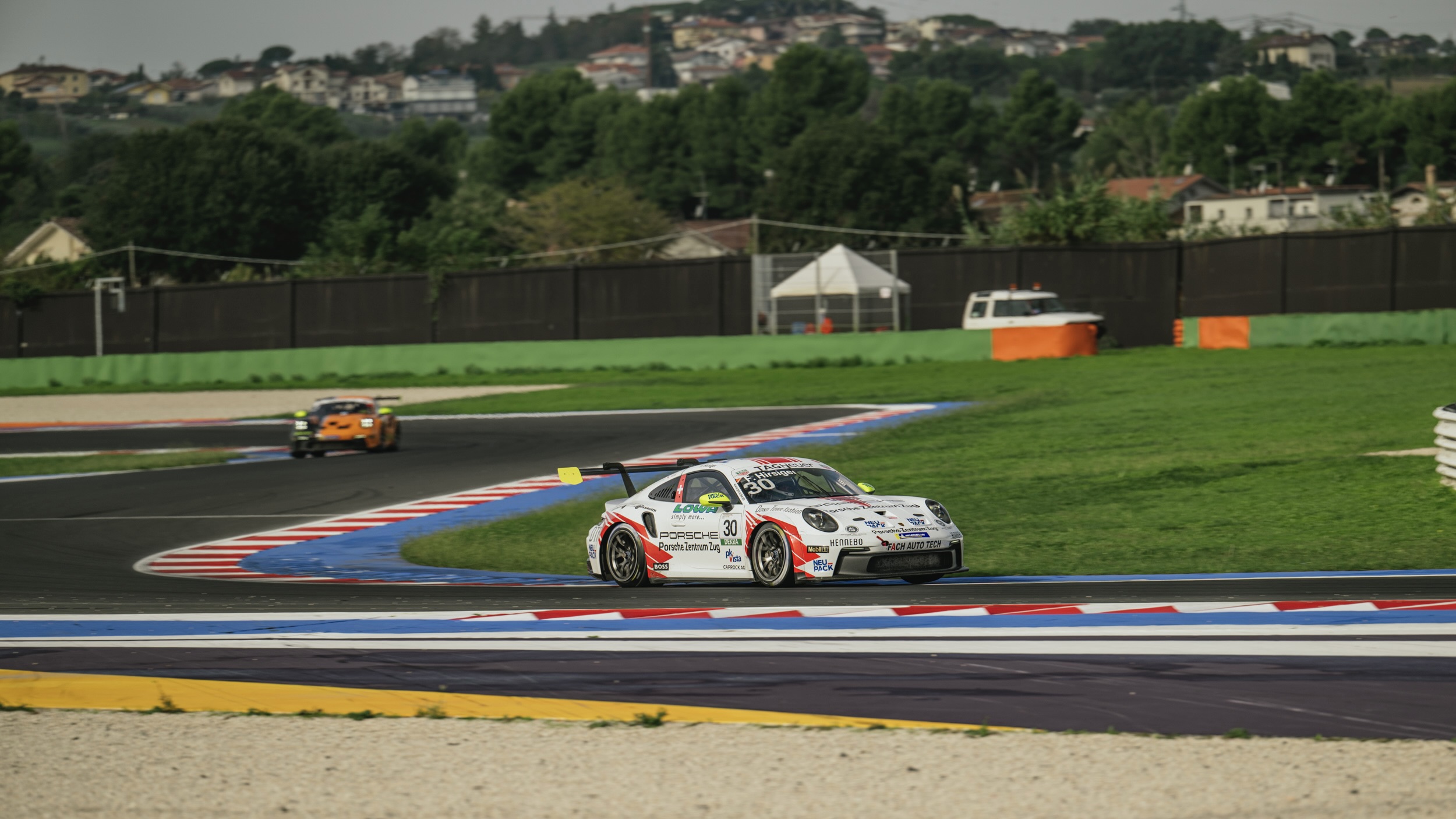 Tomás Guedes è il nuovo campione del Gruppo GT4 Clubsport - Porsche ...
