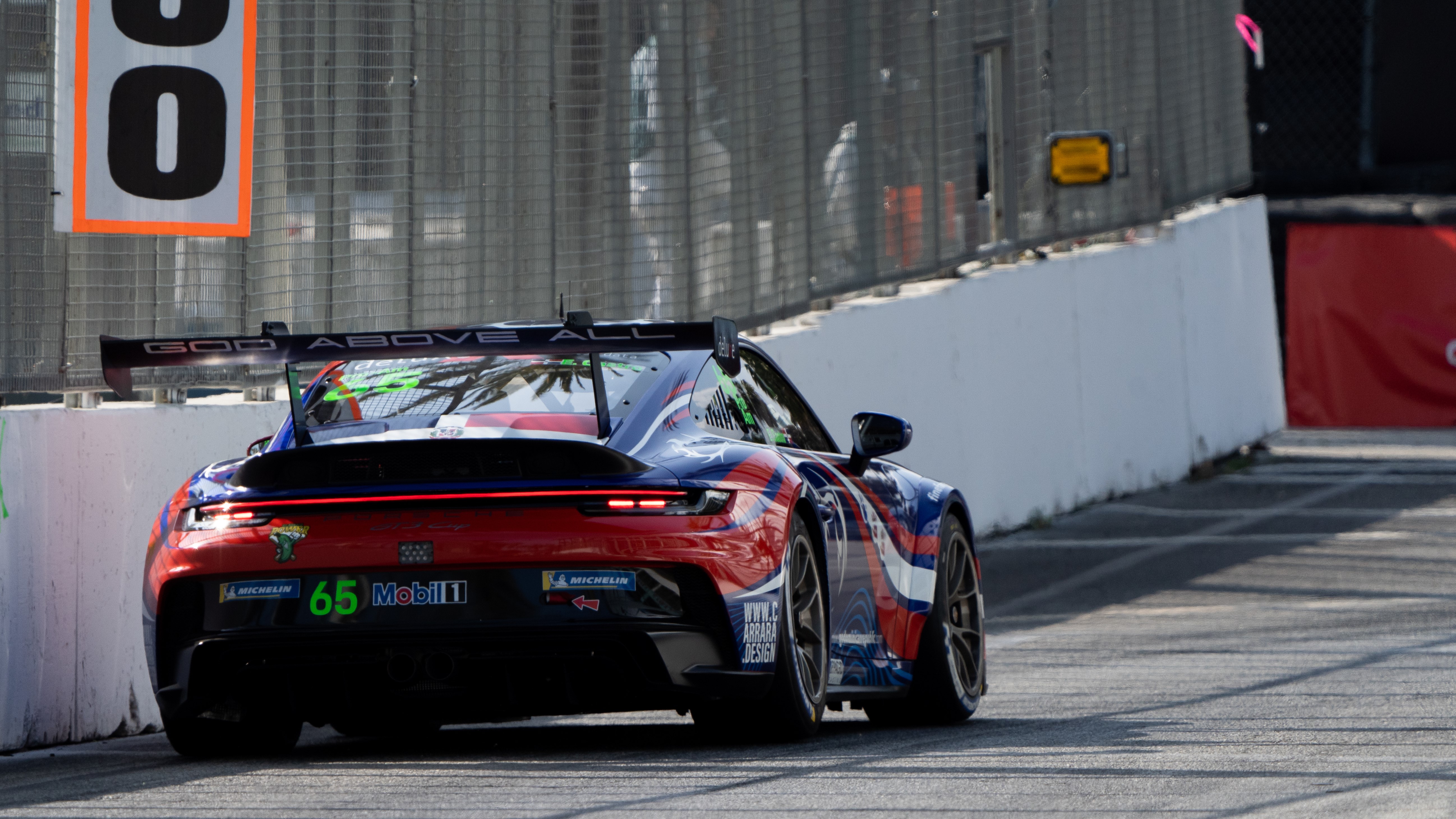 Dos podios para Efrín Castro en Long Beach - Porsche Newsroom LAT-AM