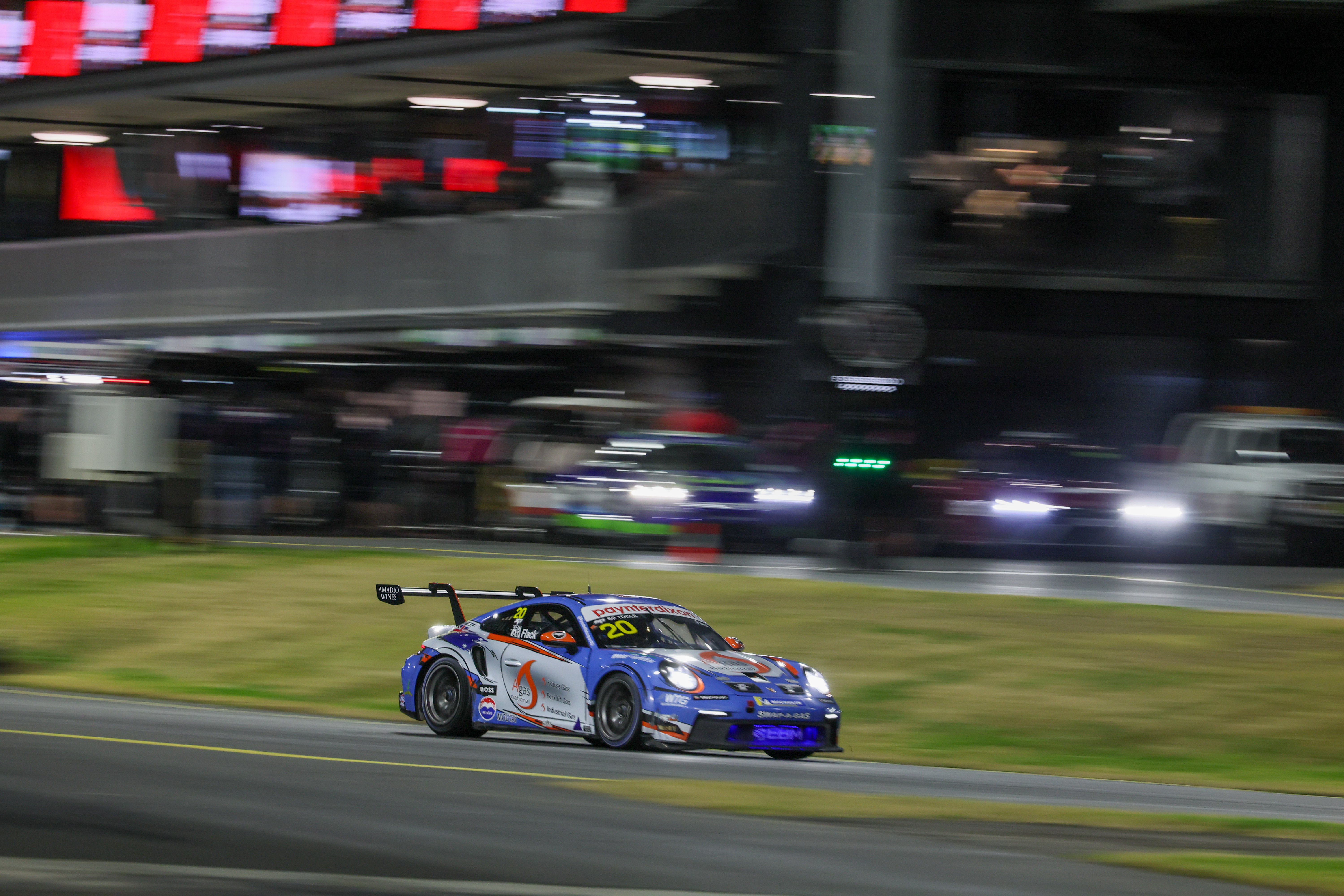 Jones, Flack sweep sensational Sydney Carrera Cup showcase - Porsche ...
