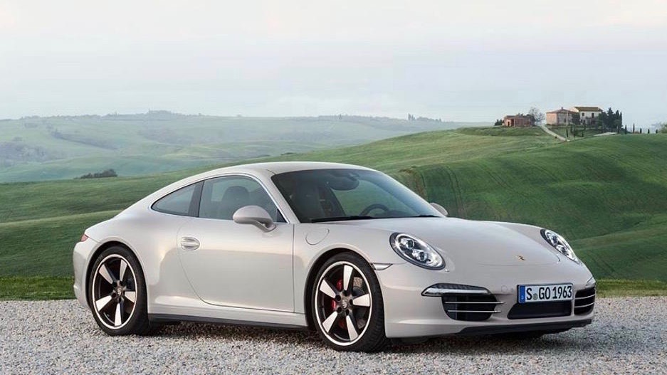 Last Porsche 911 of the 991 generation comes off the production line ...