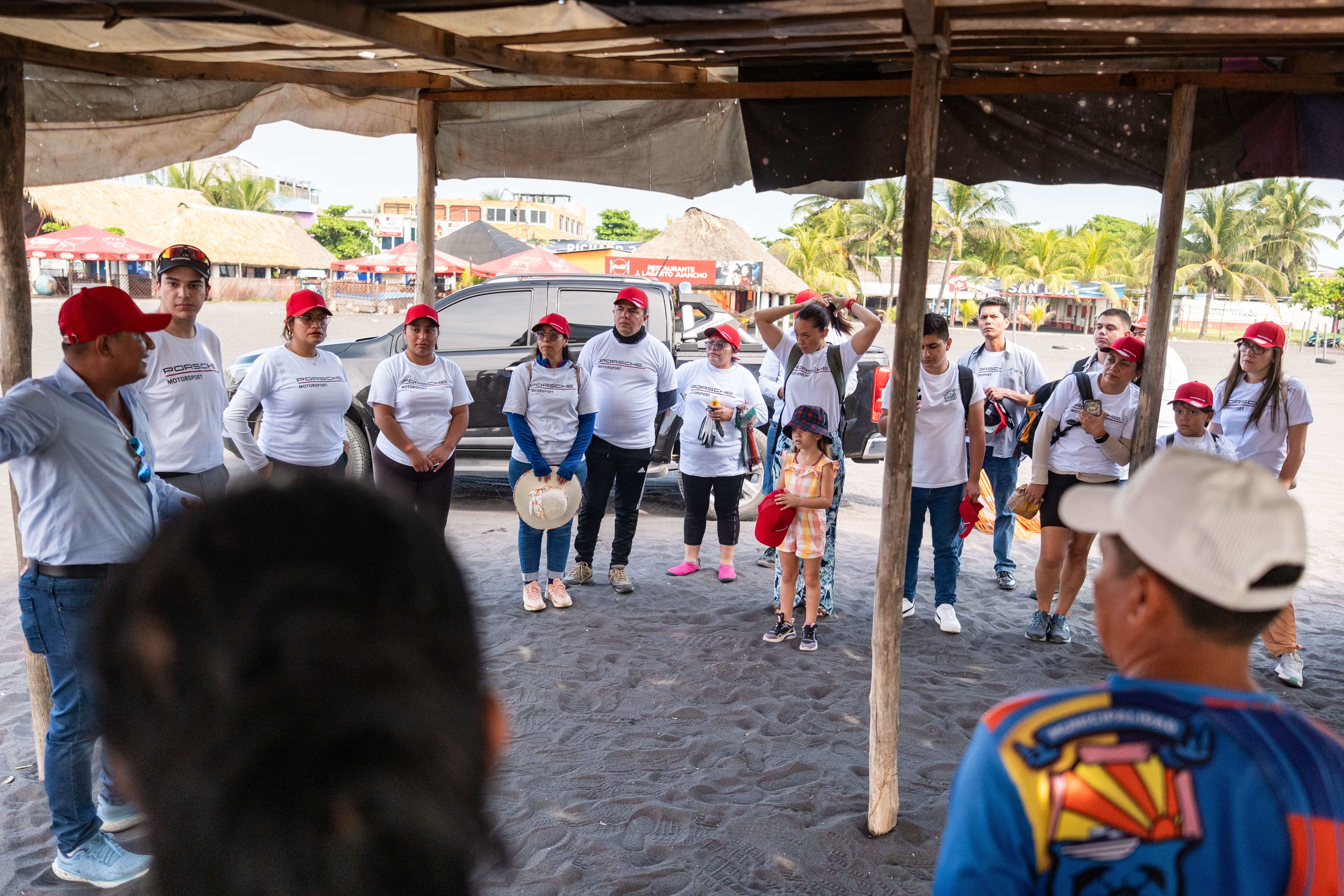 Grupo Los Tres, distribuidor exclusivo de Porsche en Guatemala, realiza ...