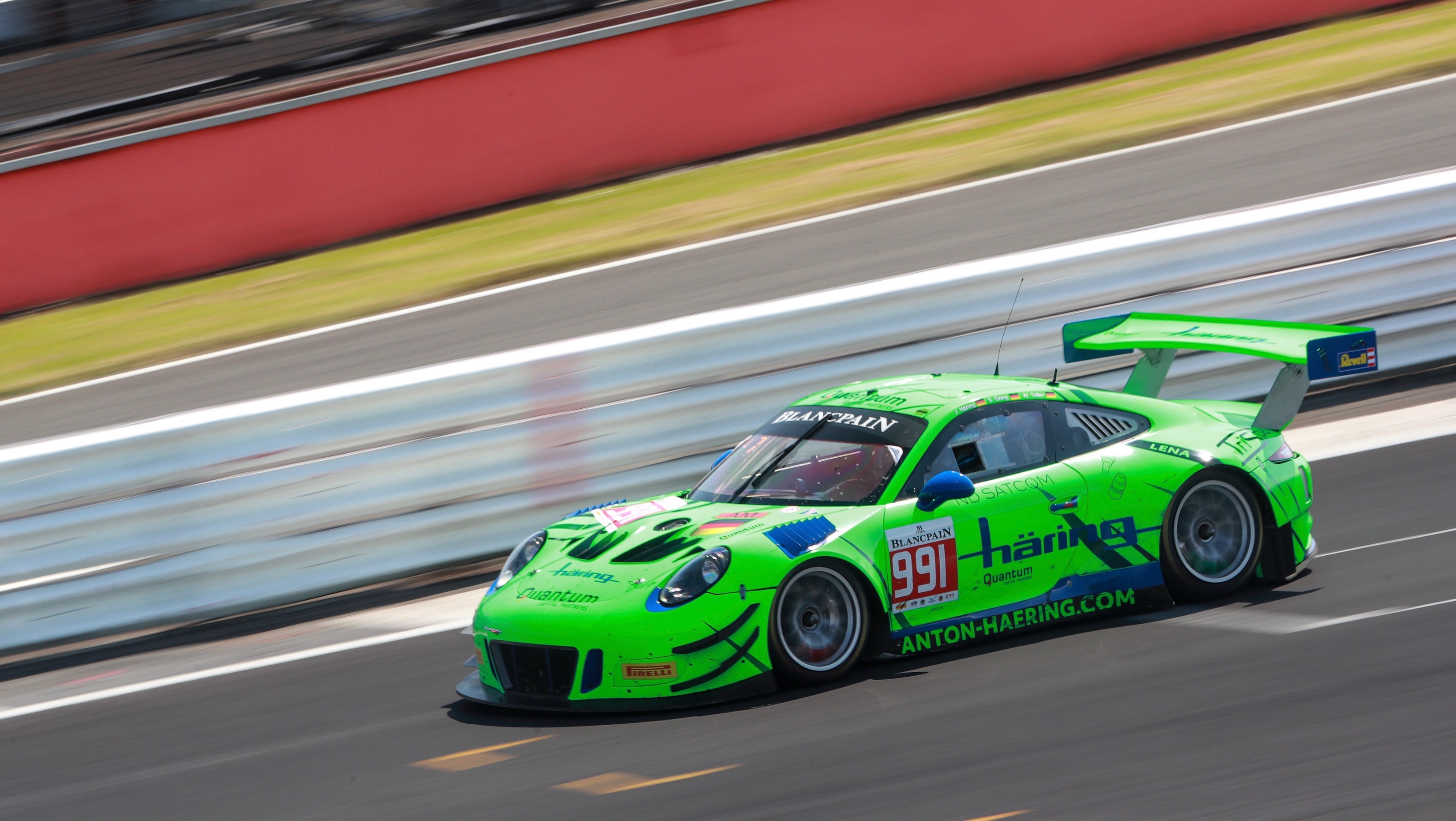 Class podium for Porsche 911 GT3 R in Great Britain - Porsche Newsroom