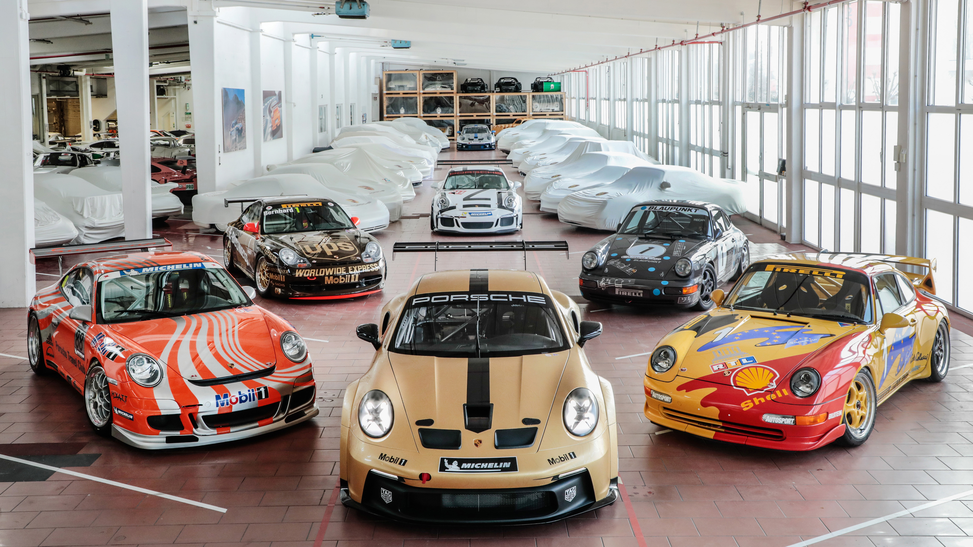 5,000th Cup 911 features in the Porsche Supercup as the VIP car ...