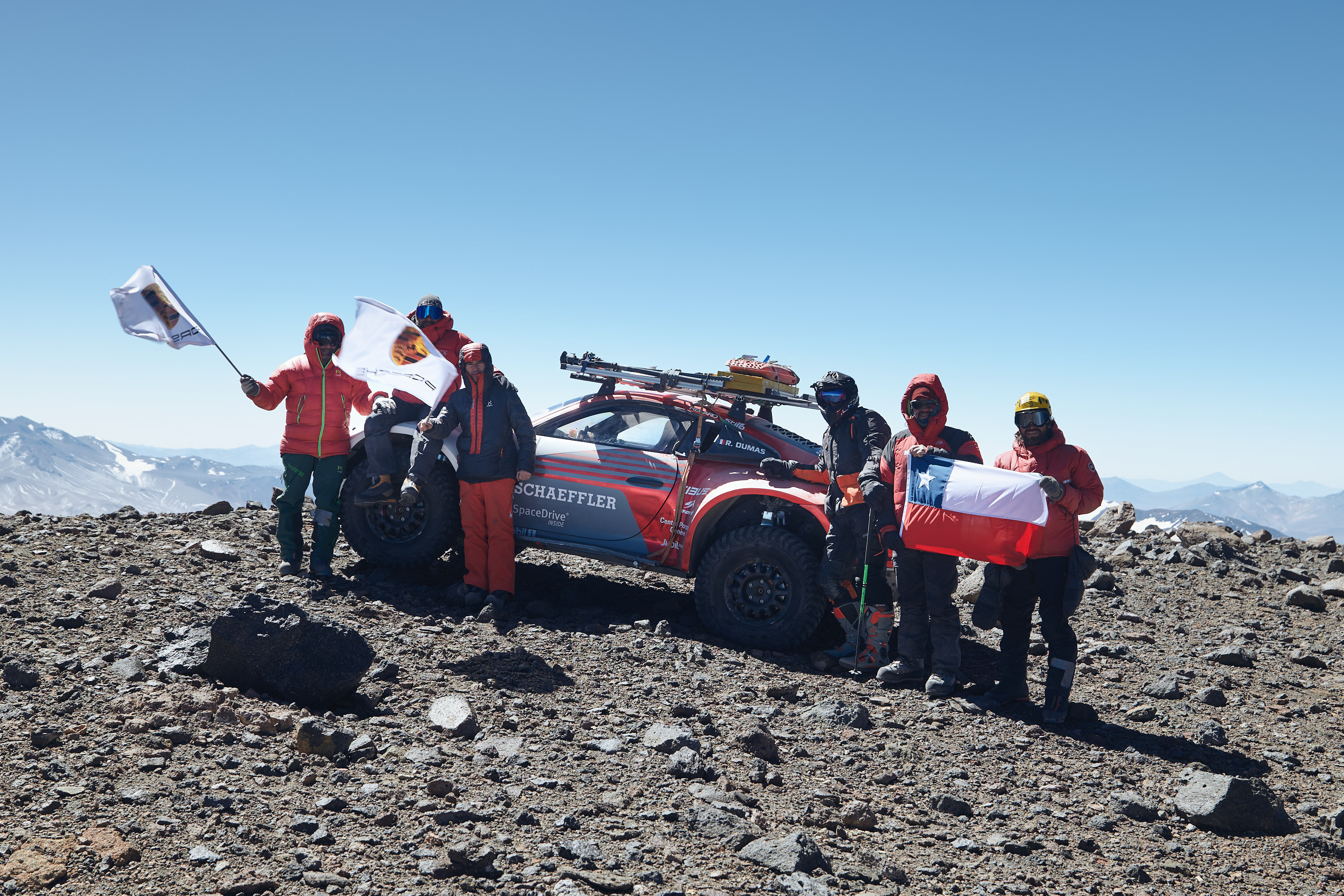 Porsche 911 achieves new altitude world record - Porsche Newsroom USA