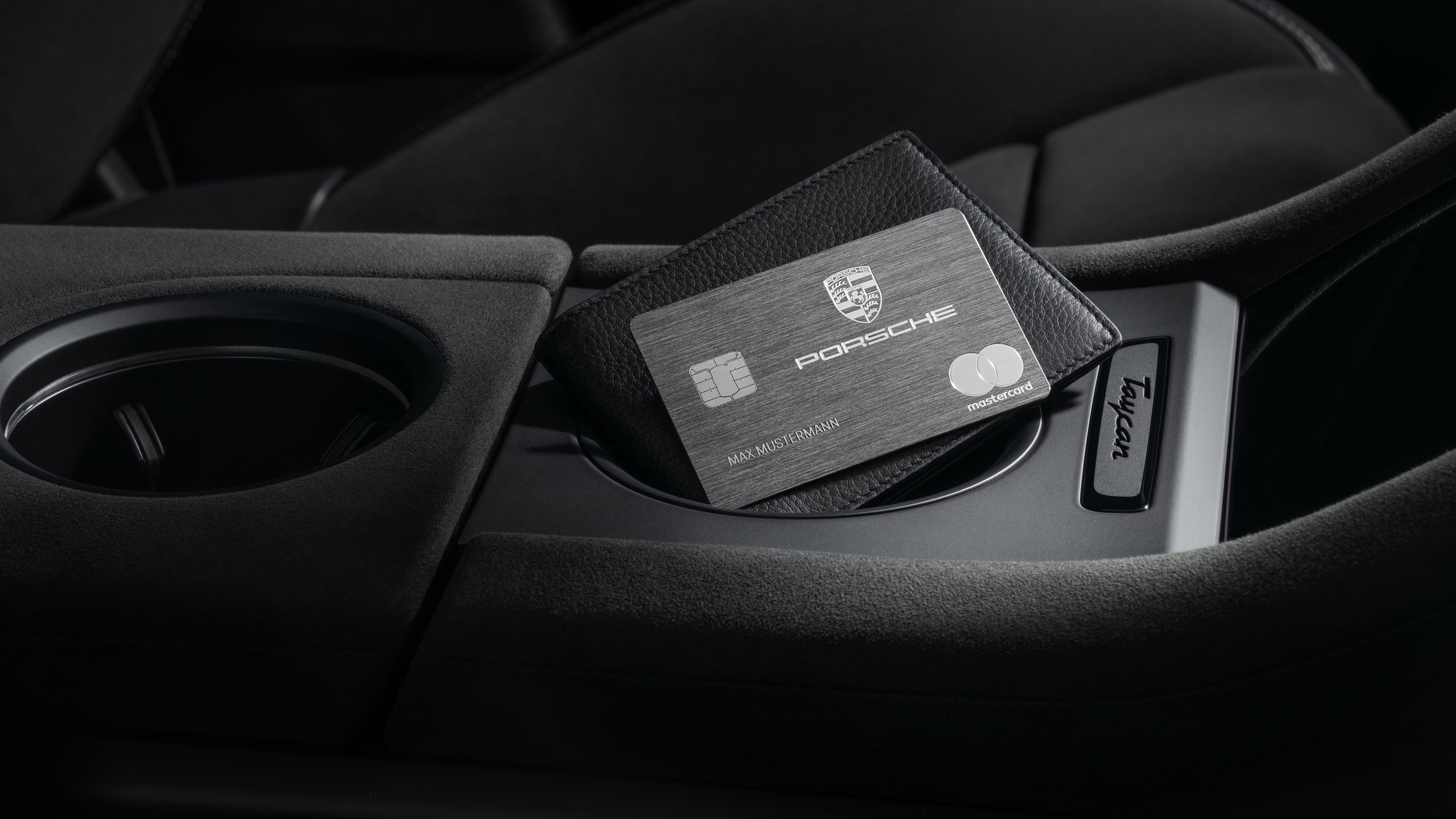 Porsche präsentiert Kreditkarte mit neuem Design und zusätzlichem ...