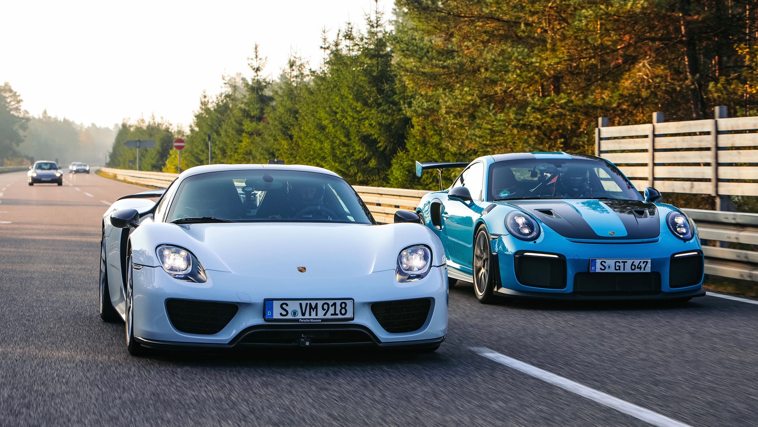 Superlative speed - Porsche Newsroom