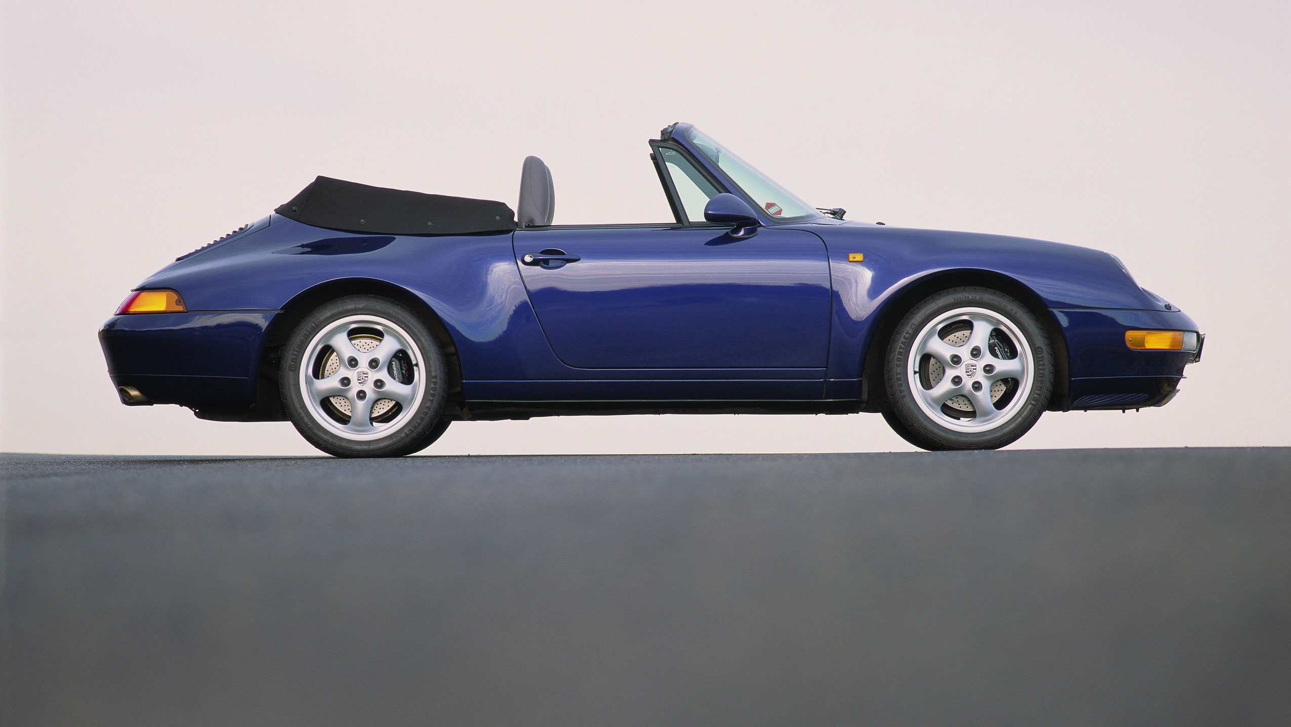 The 993: Pinnacle of the air-cooled era and the last of its kind ...