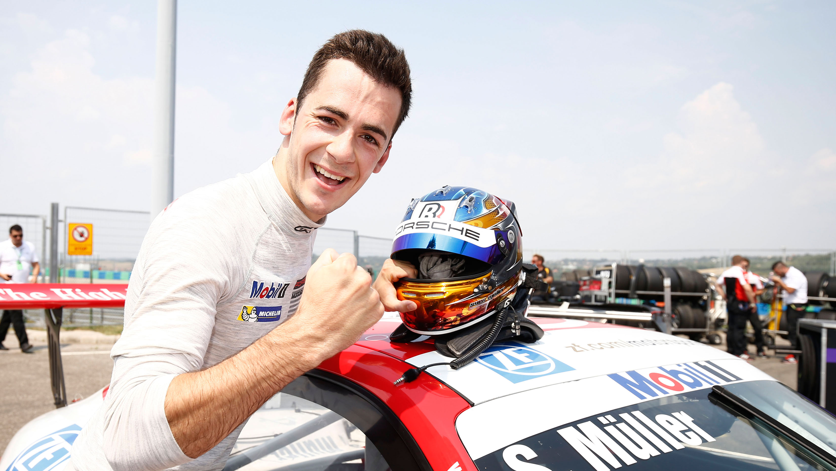 Müller sets fastest qualifying time - Porsche Newsroom