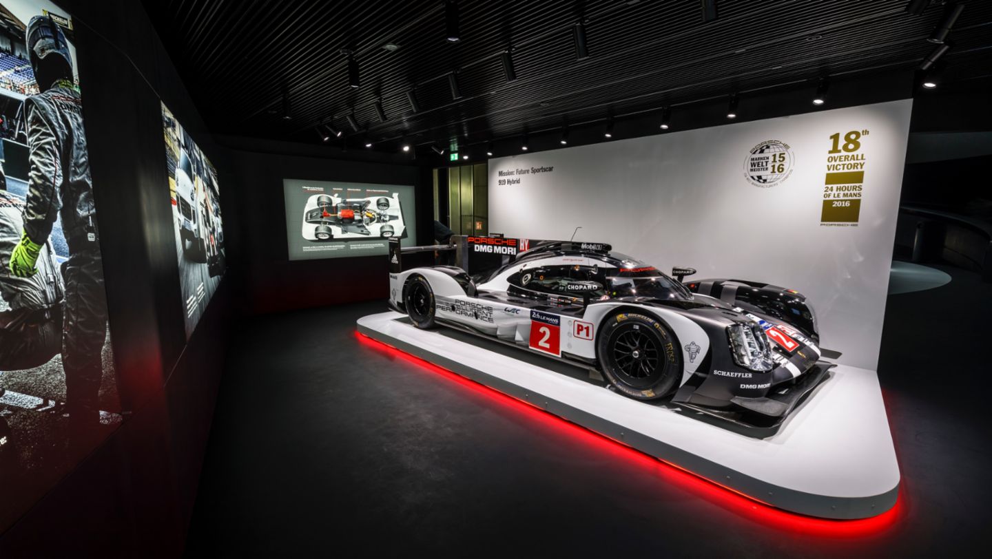 Re-design of the Porsche pavilion in Wolfsburg