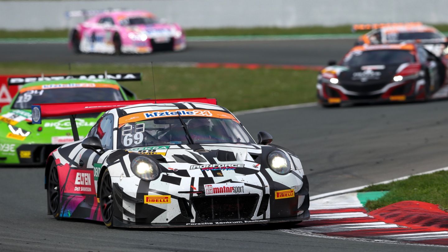 Fourth for the Porsche 911 GT3 R at the ADAC GT Masters season-opener